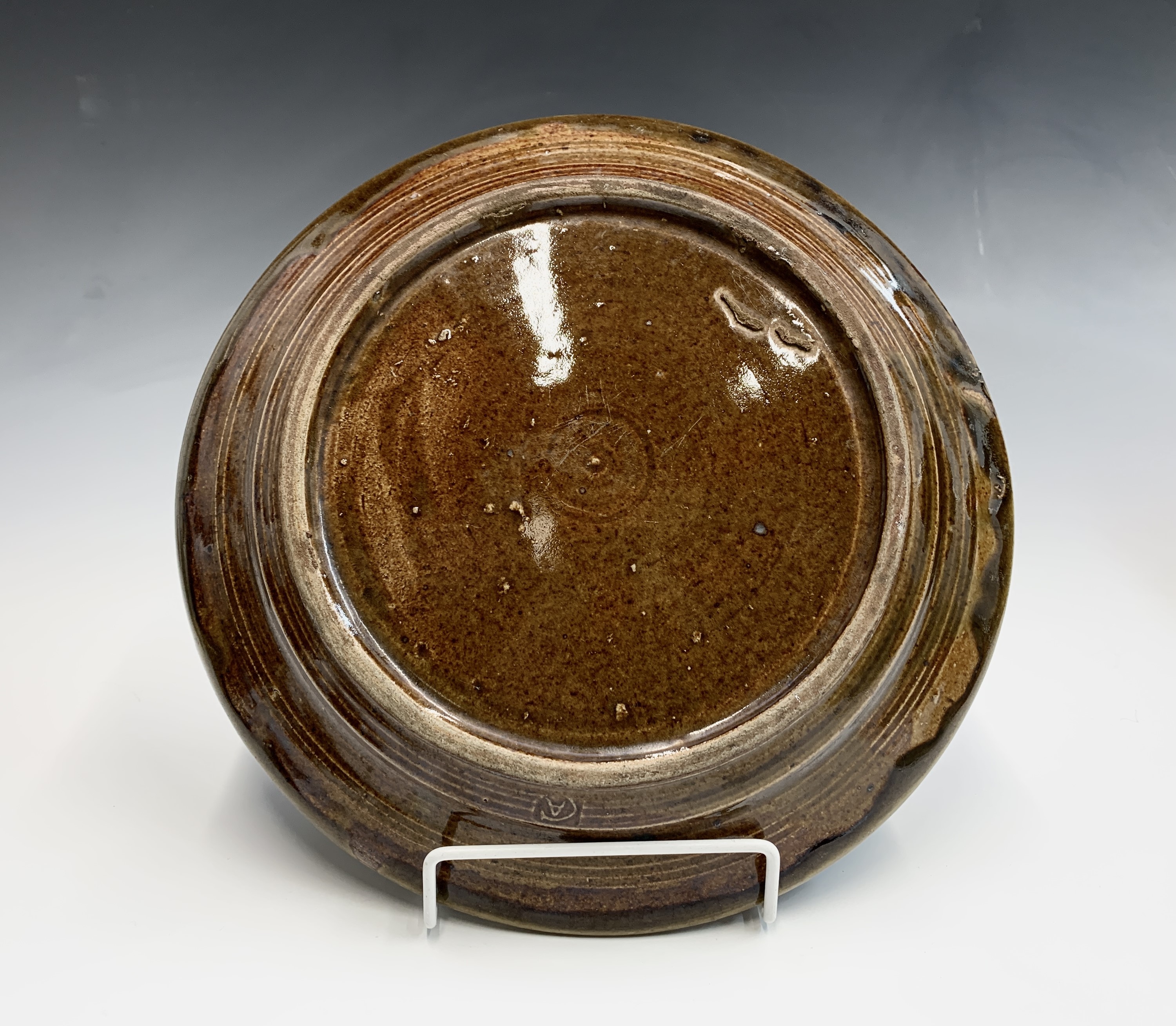 Lot 901 - Wenford Bridge Pottery: three Ara Cardew