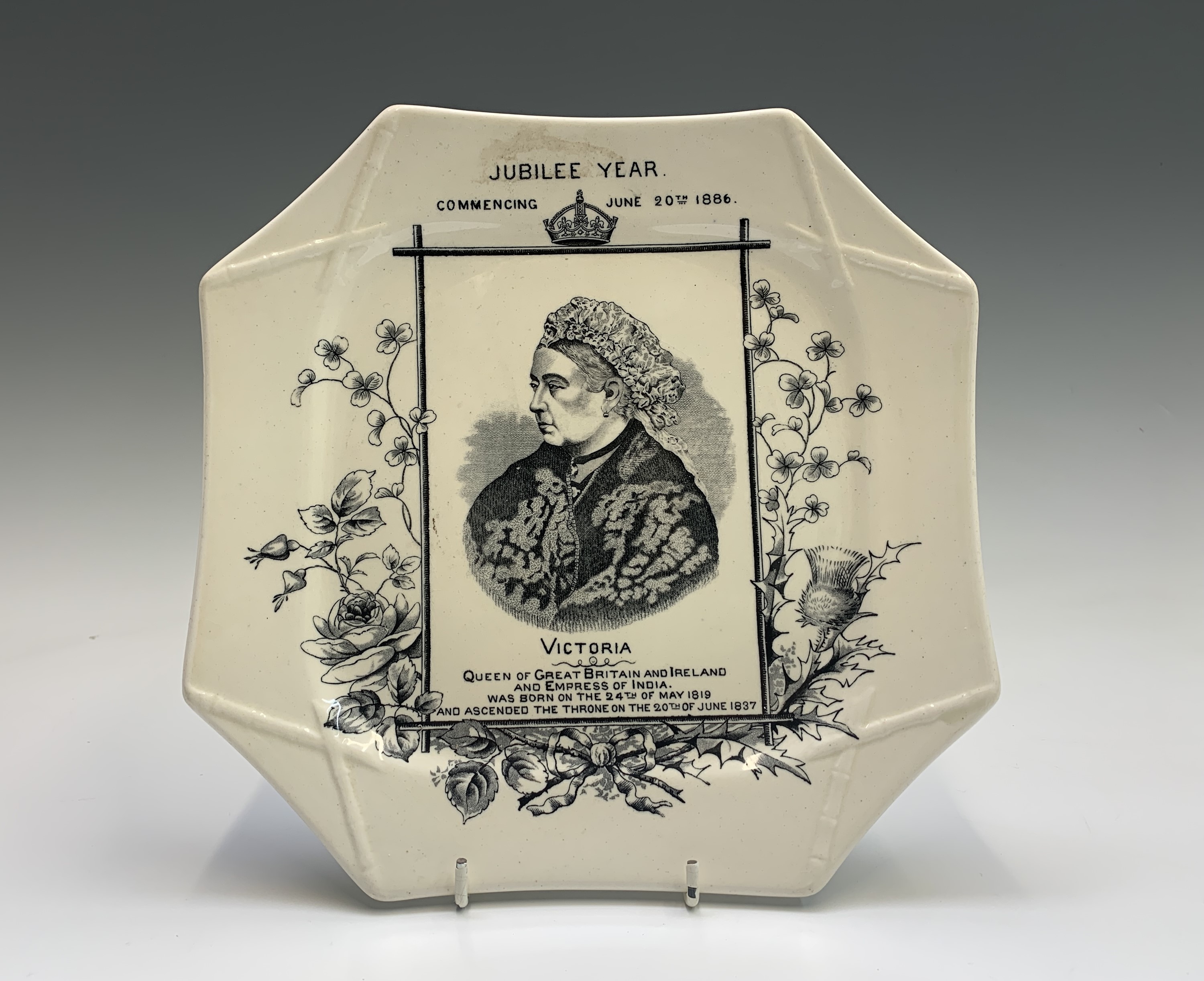 Lot 1016 - A Minton Queen Victoria Golden Jubilee