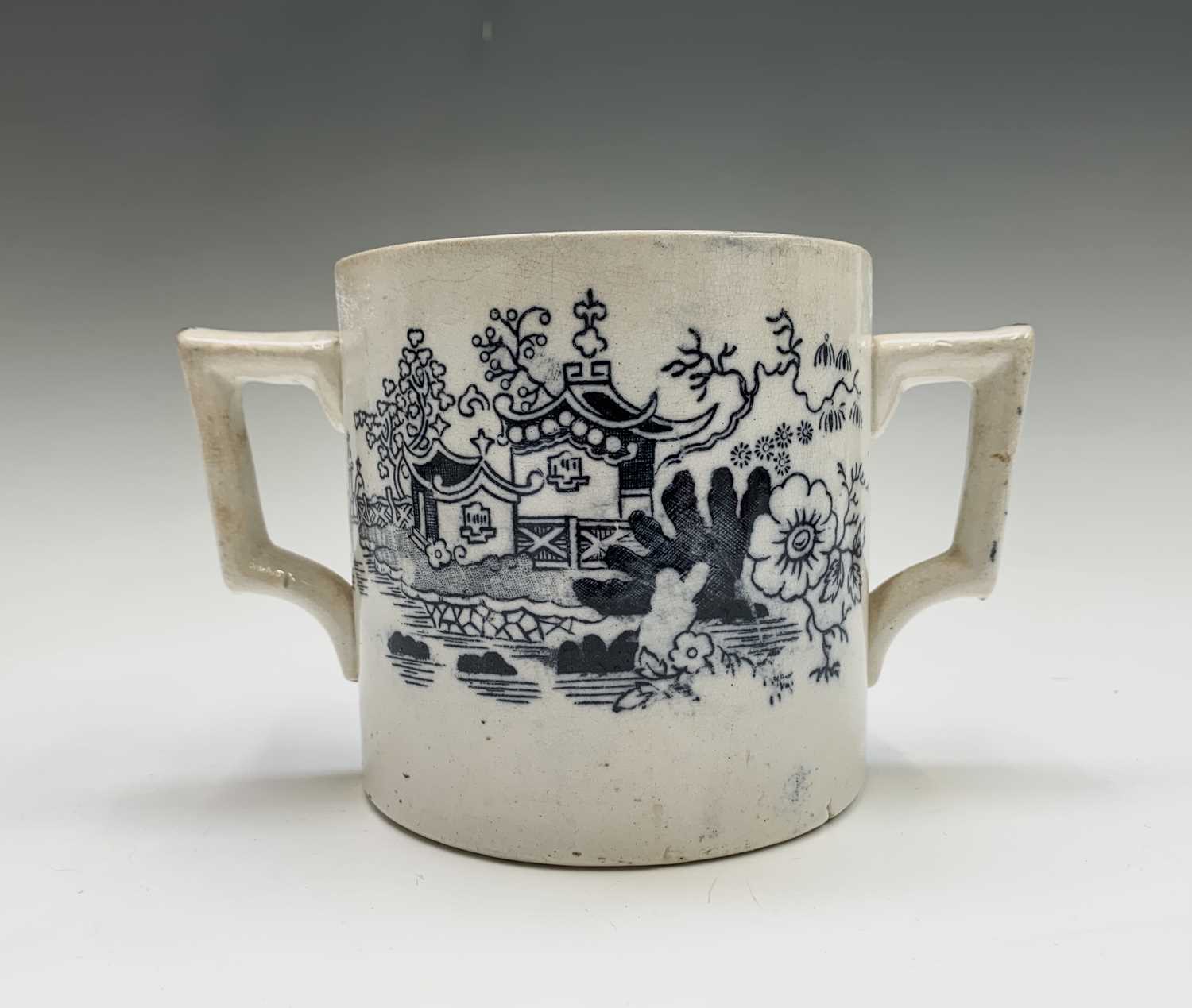Lot 1024 - Eleven assorted Victorian cider mugs or