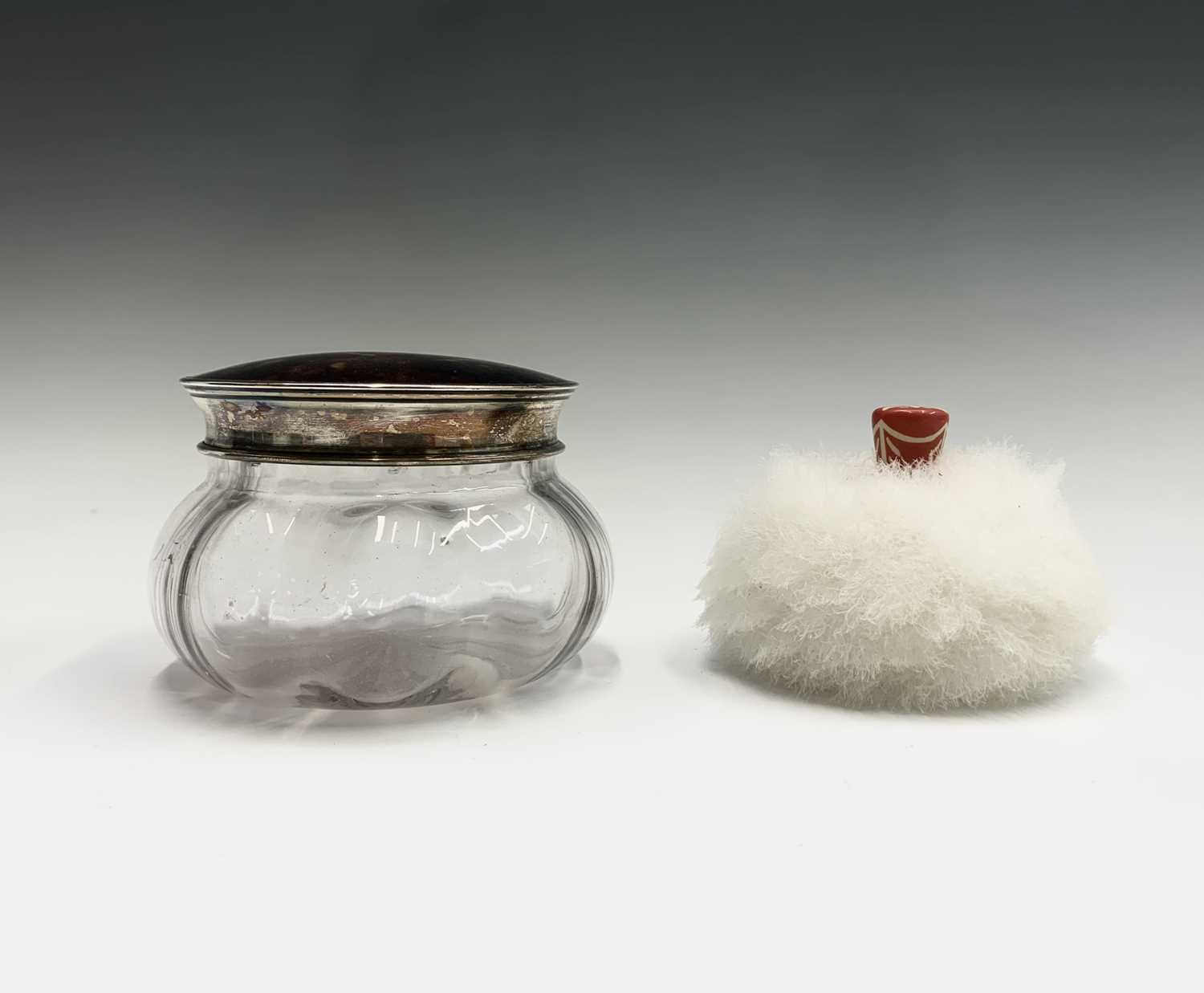 Lot 284 - A late Victorian powder puff bowl with