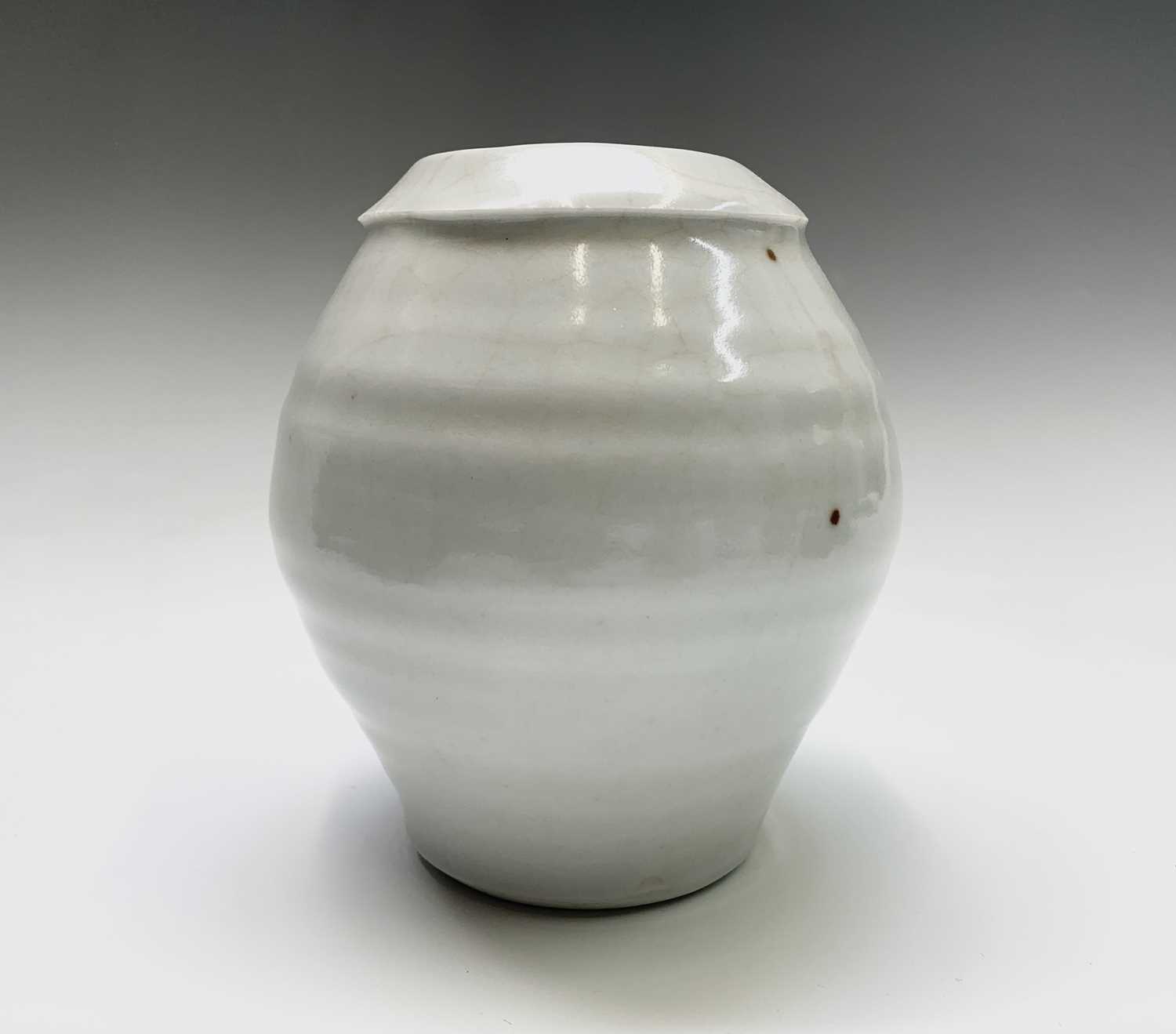 Lot 1023 - John REEVE (1929-2012) Vase Porcelain,