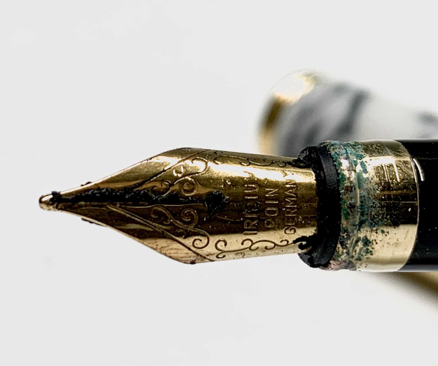 Lot 1120 - Six fountain pens, each has a German