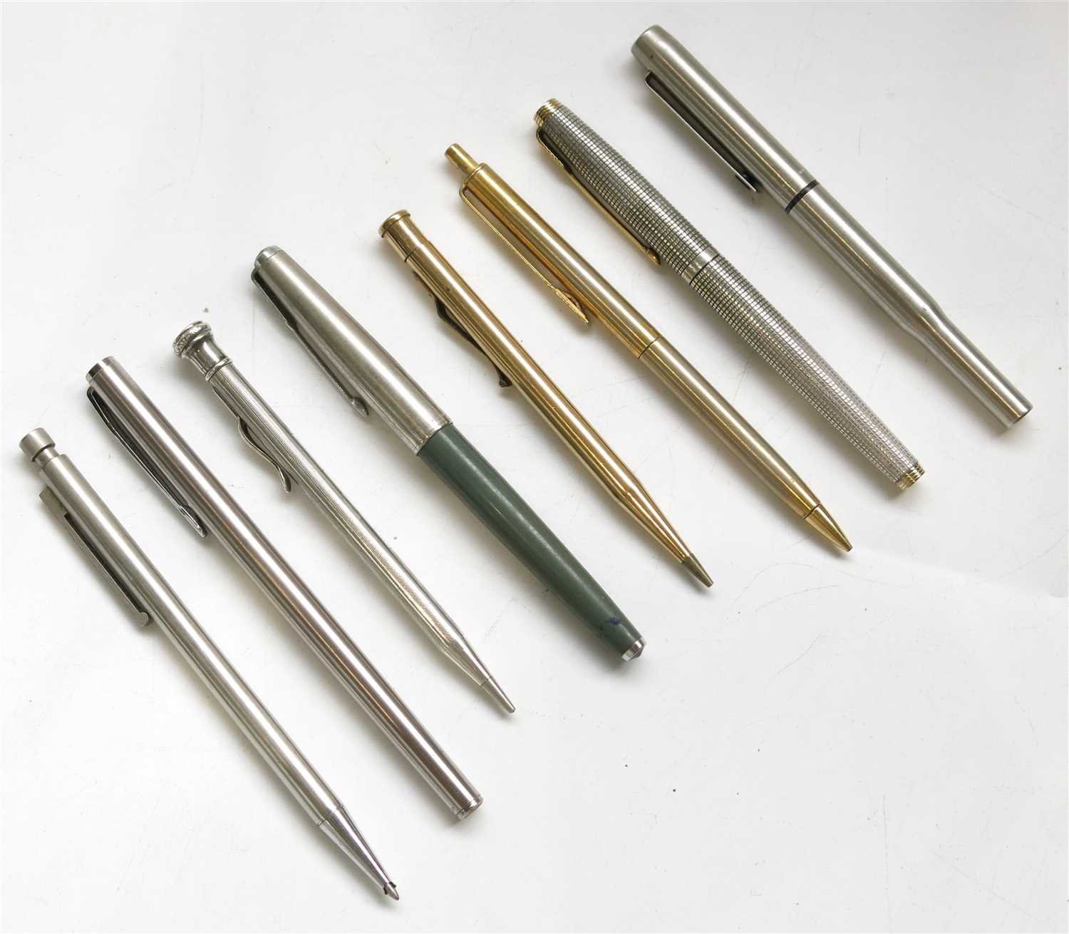 Lot 2692 - A Parker silver cased fountain pen with