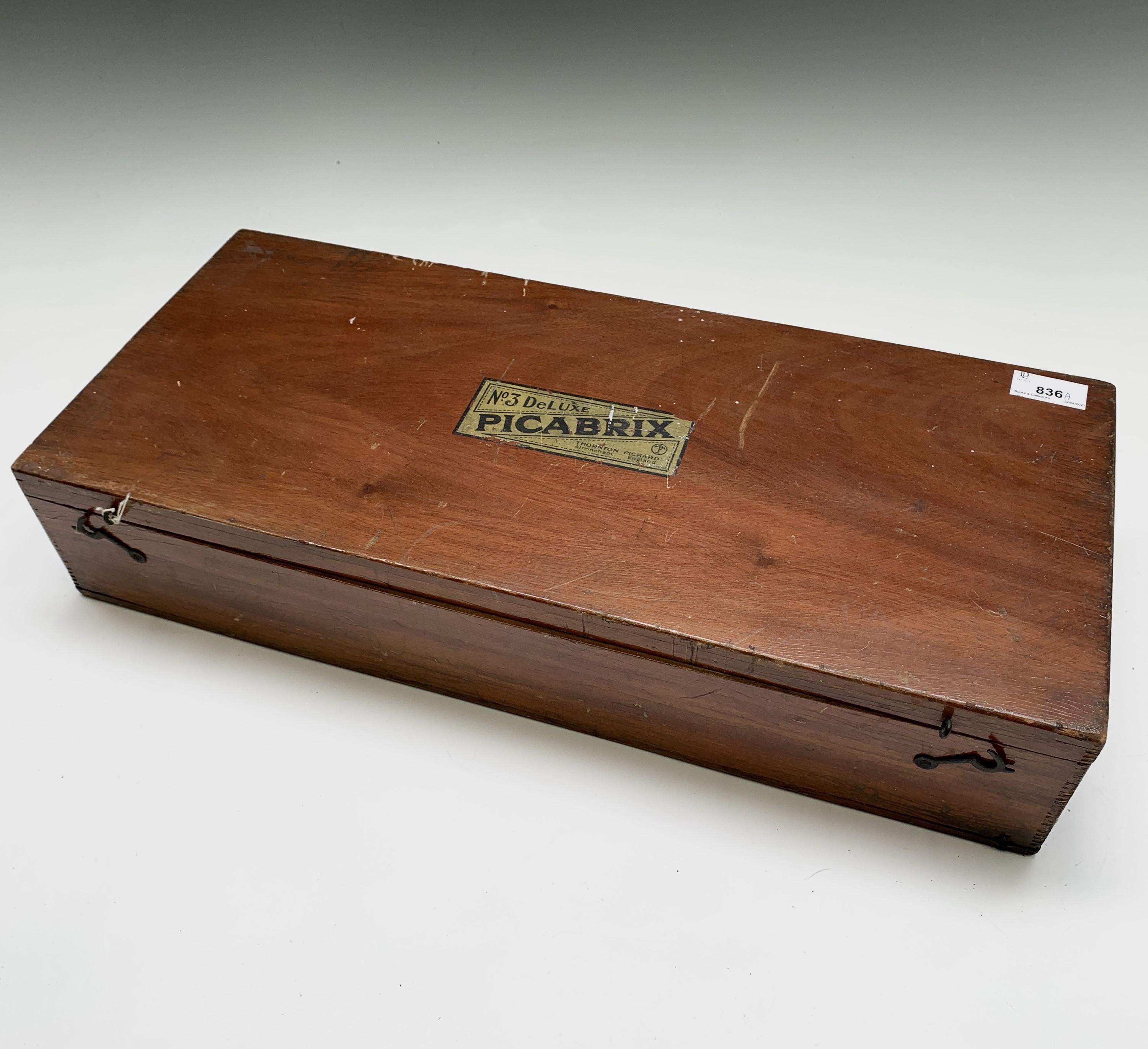 Lot 781 - A Picabrix De Luxe No. 3 wooden cased set by