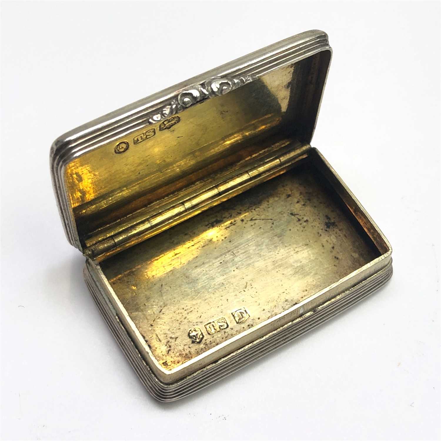 Lot 2703 - A George lV silver engine turned snuff box