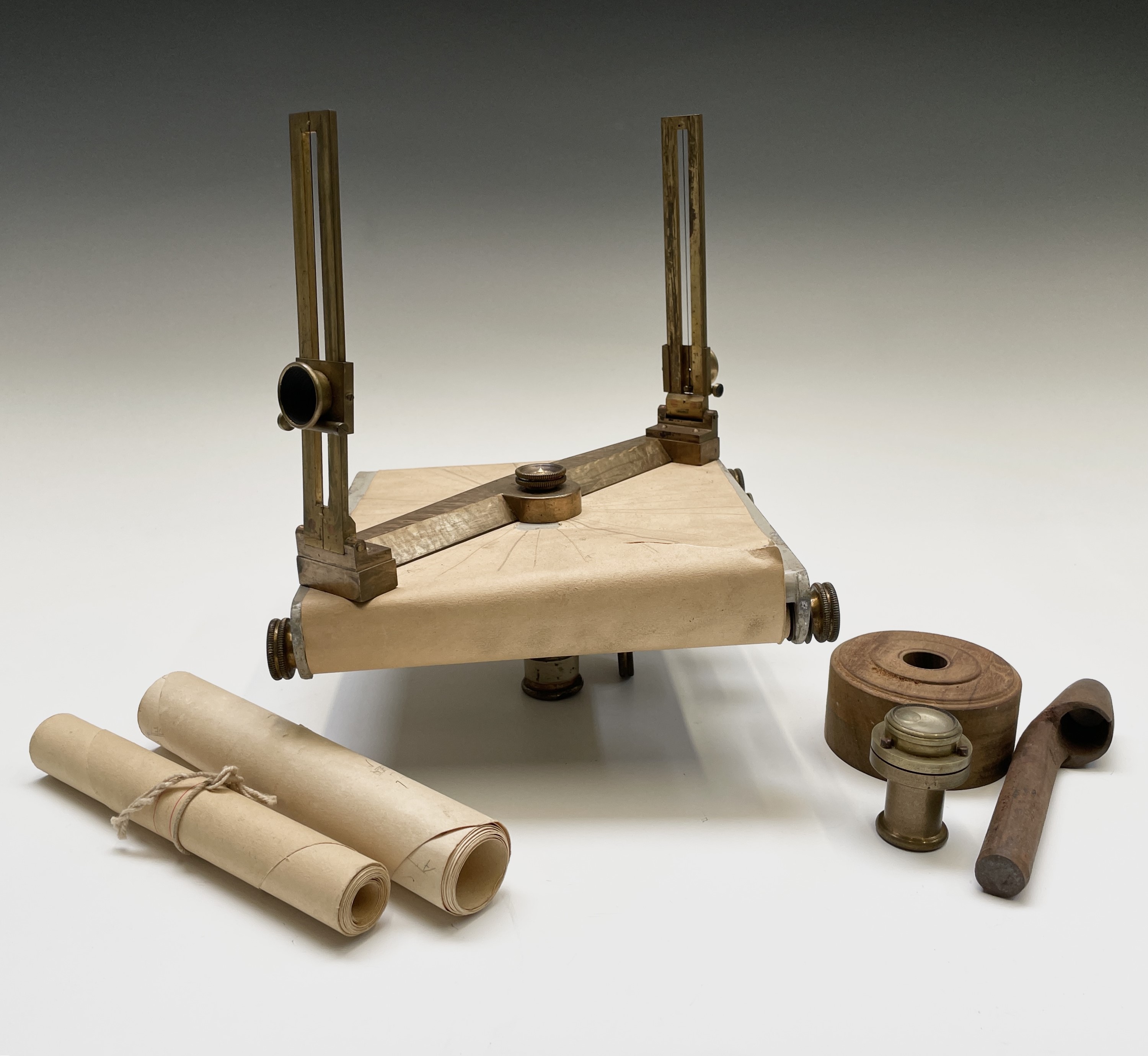 Lot 534 - A surveyor's brass mounted plane table