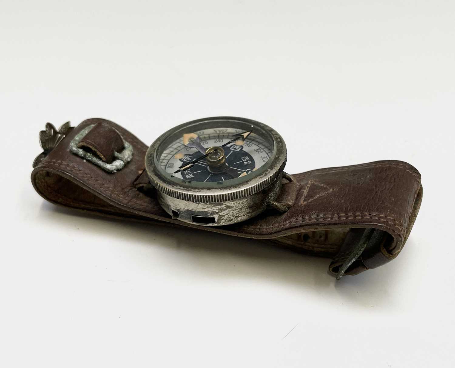 Lot 546 - A Japanese World War II pilot's or officer's