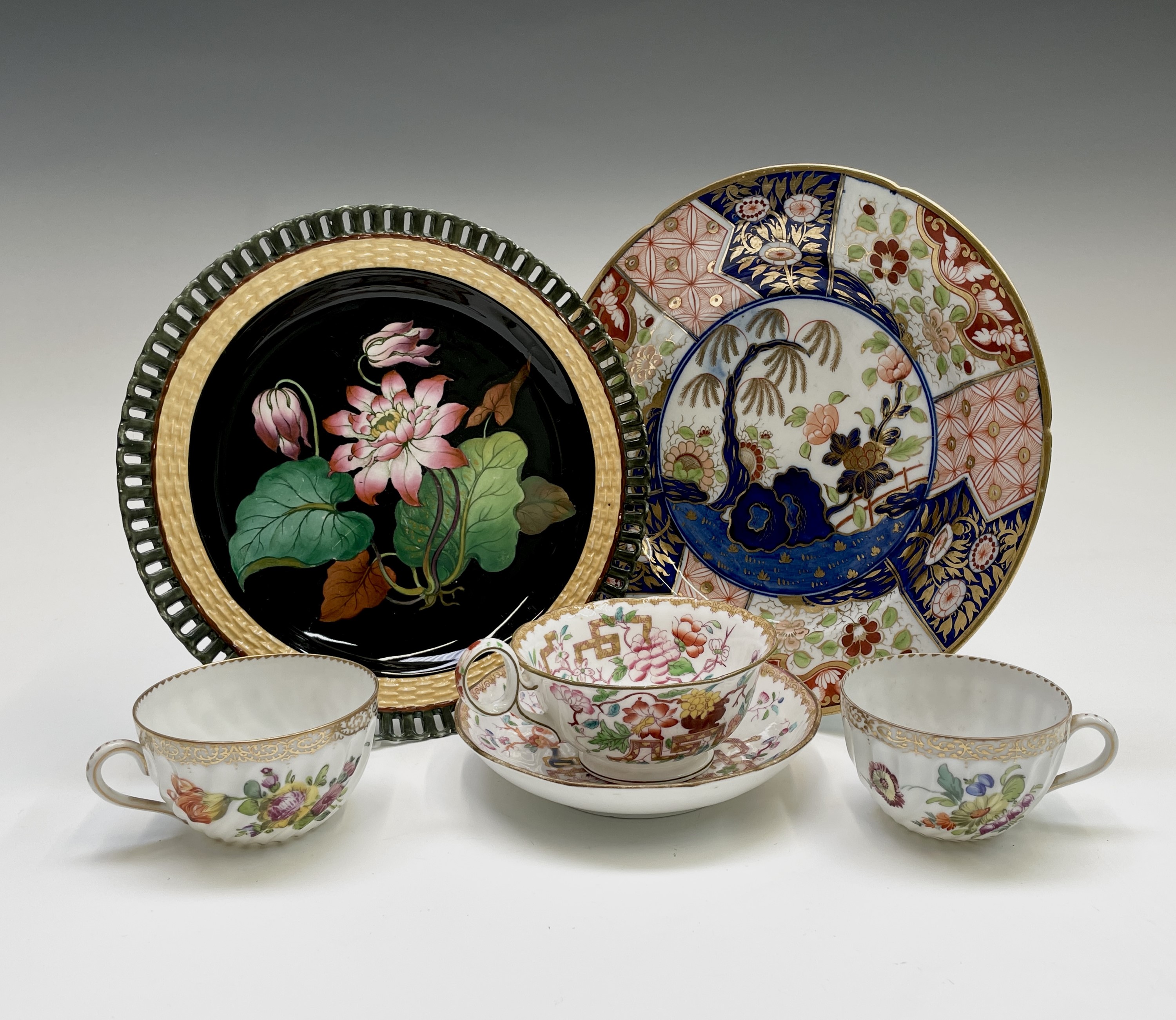 Lot 962 - A 19th century English porcelain plate
