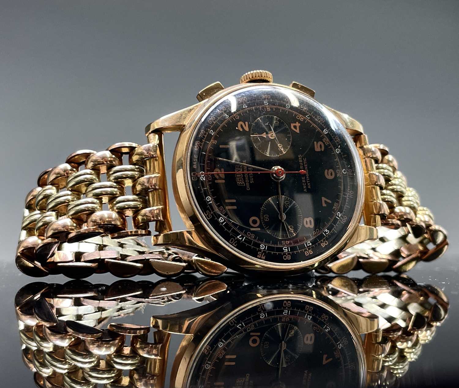Lot 231 - An 18ct gold cased Egona chronographe black
