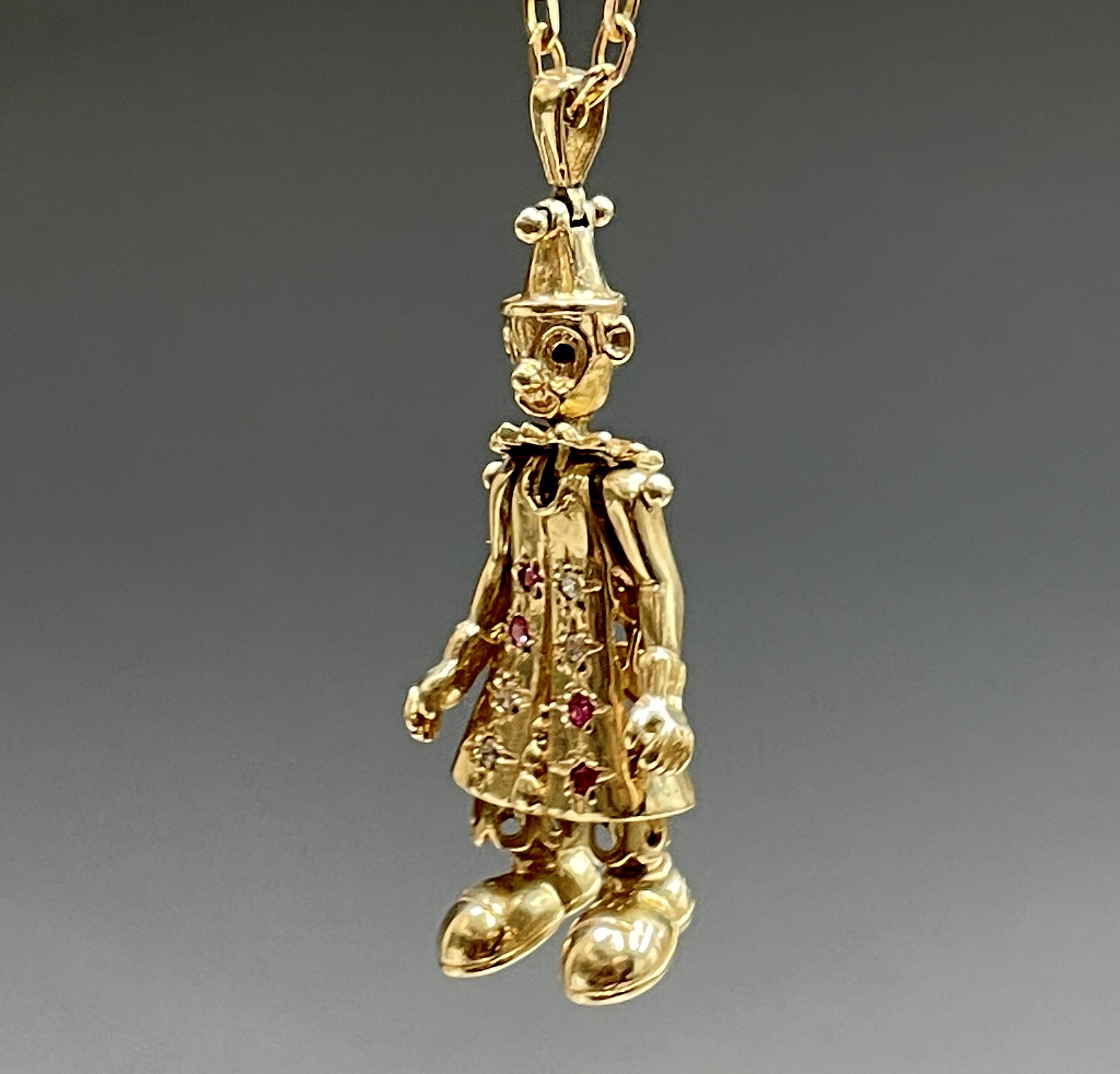Clown necklace store