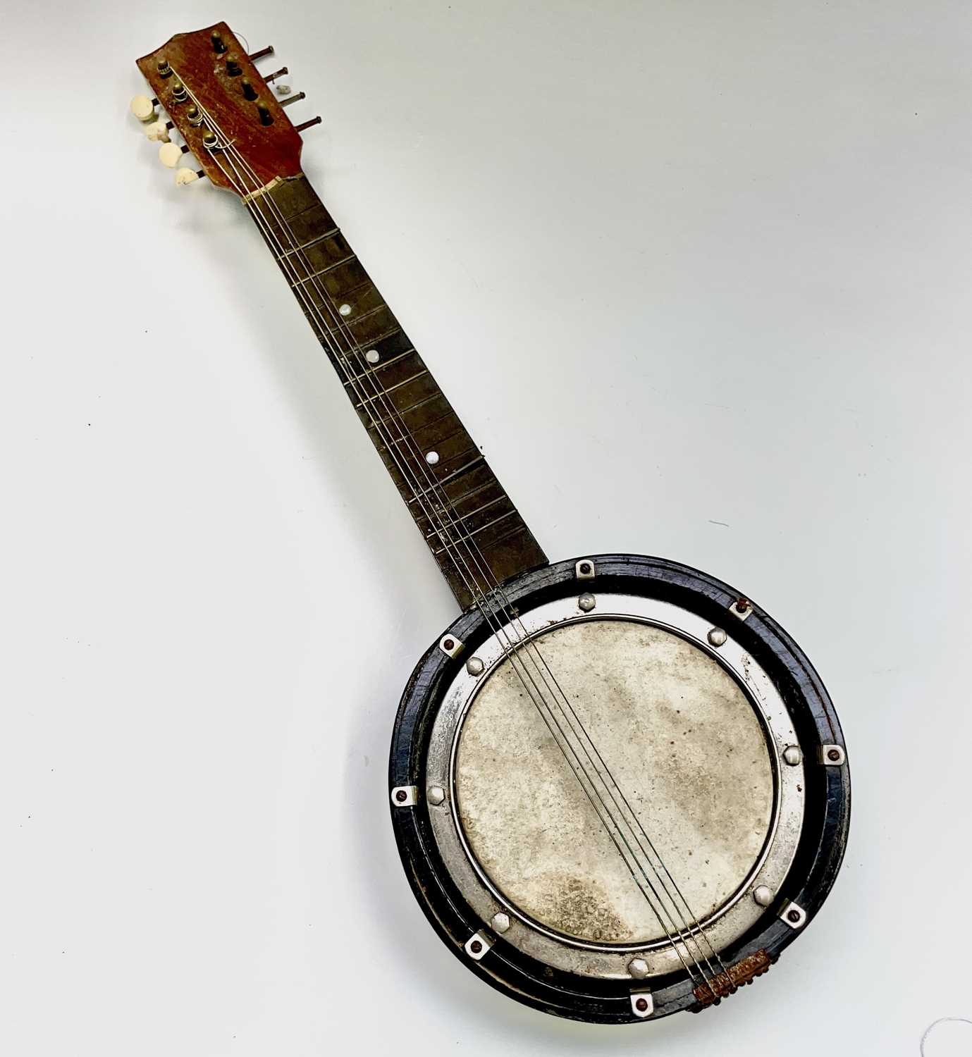 Lot 338 - A 20th century eight string mandolin banjo