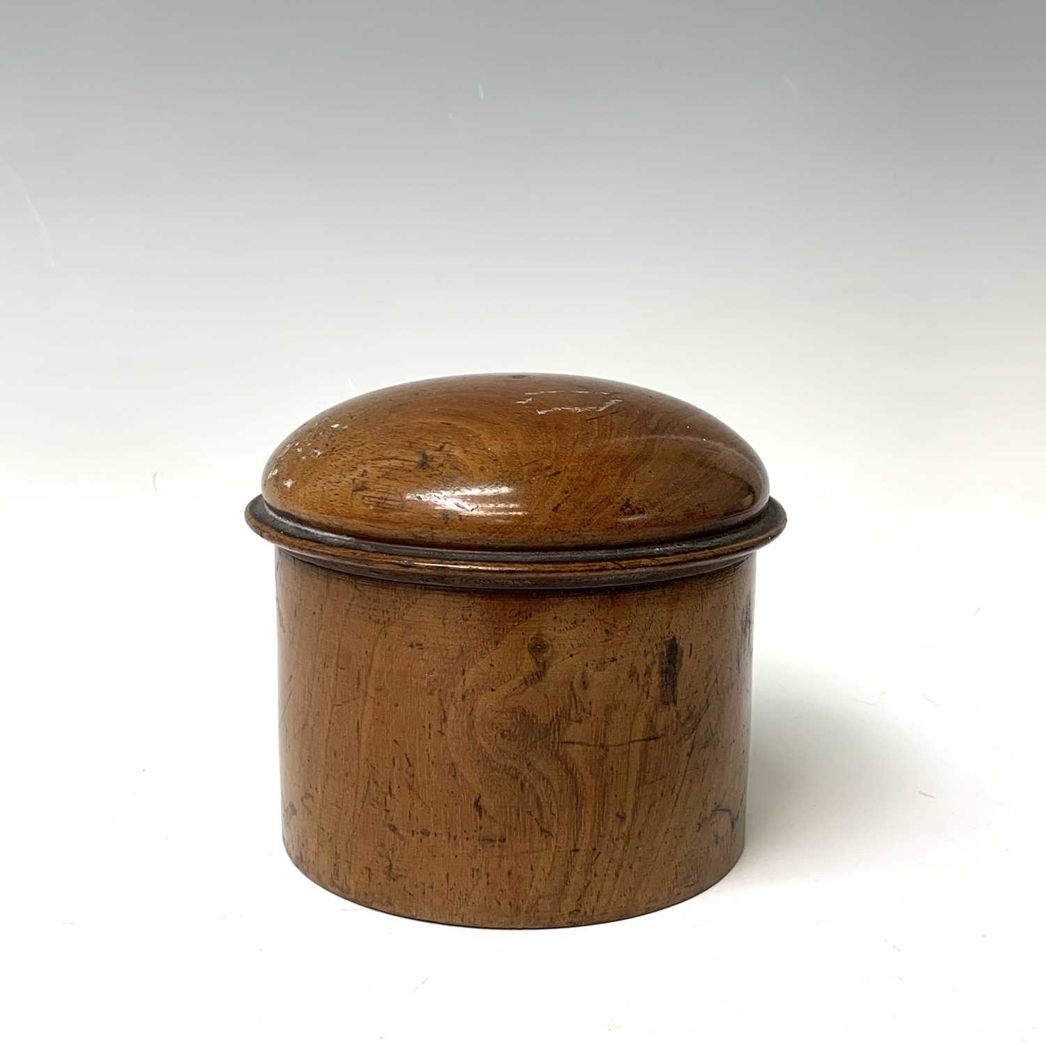 Lot 528 - A 19th century treen jar and cover, height