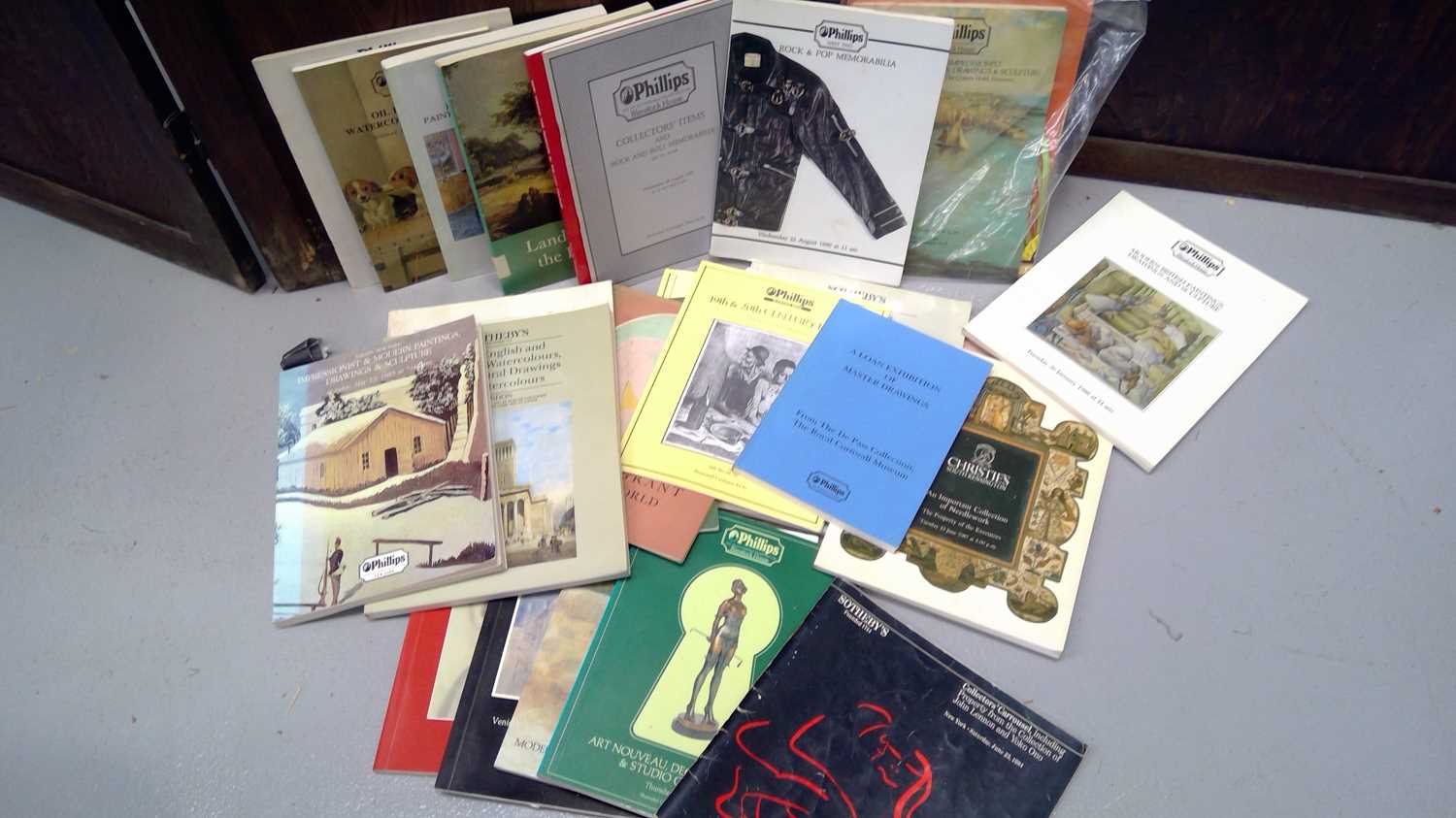 Lot 59 - A collection of auction catalogues mainly