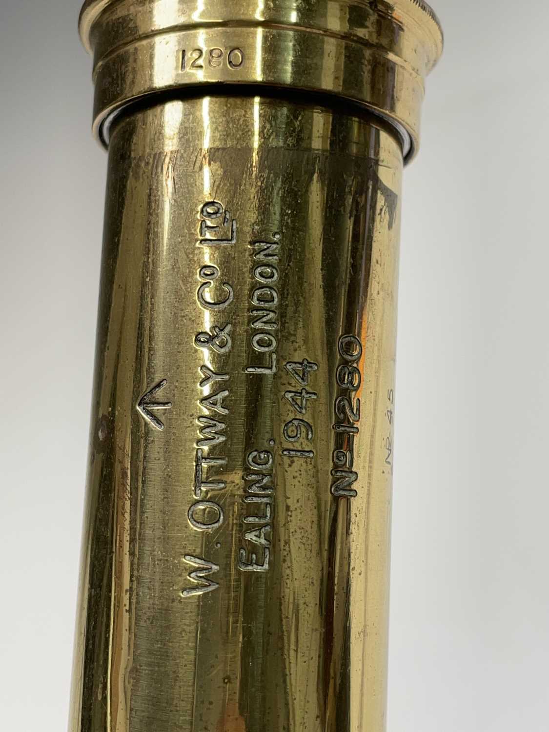 Lot 95 - A WWII W. Ottway & Co Ltd brass Telescope,