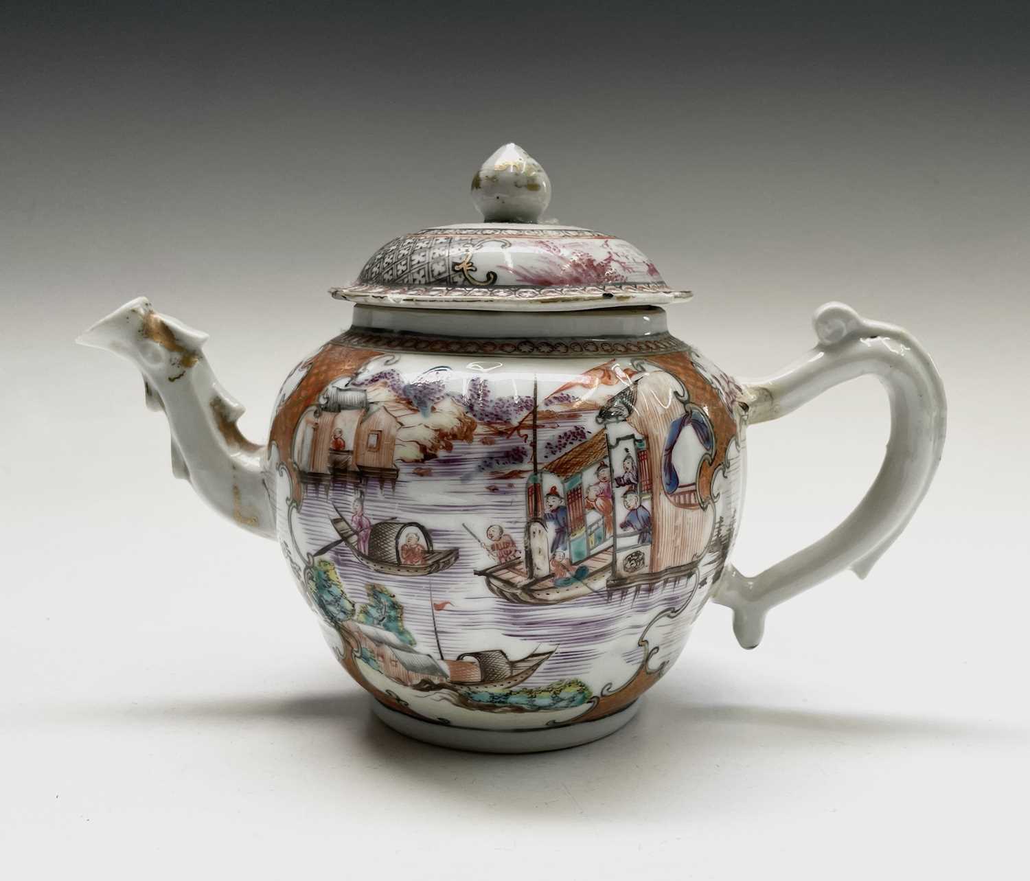 Lot 146 - A Chinese Export Mandarin pattern famille