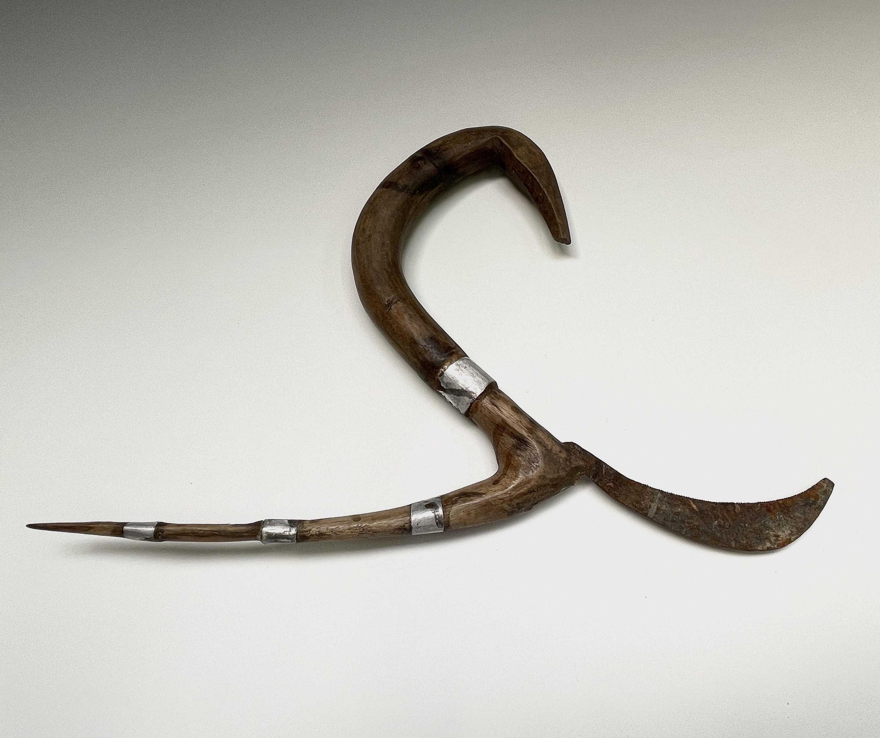Lot 313 - A Chinese rice scythe, with buffalo horn