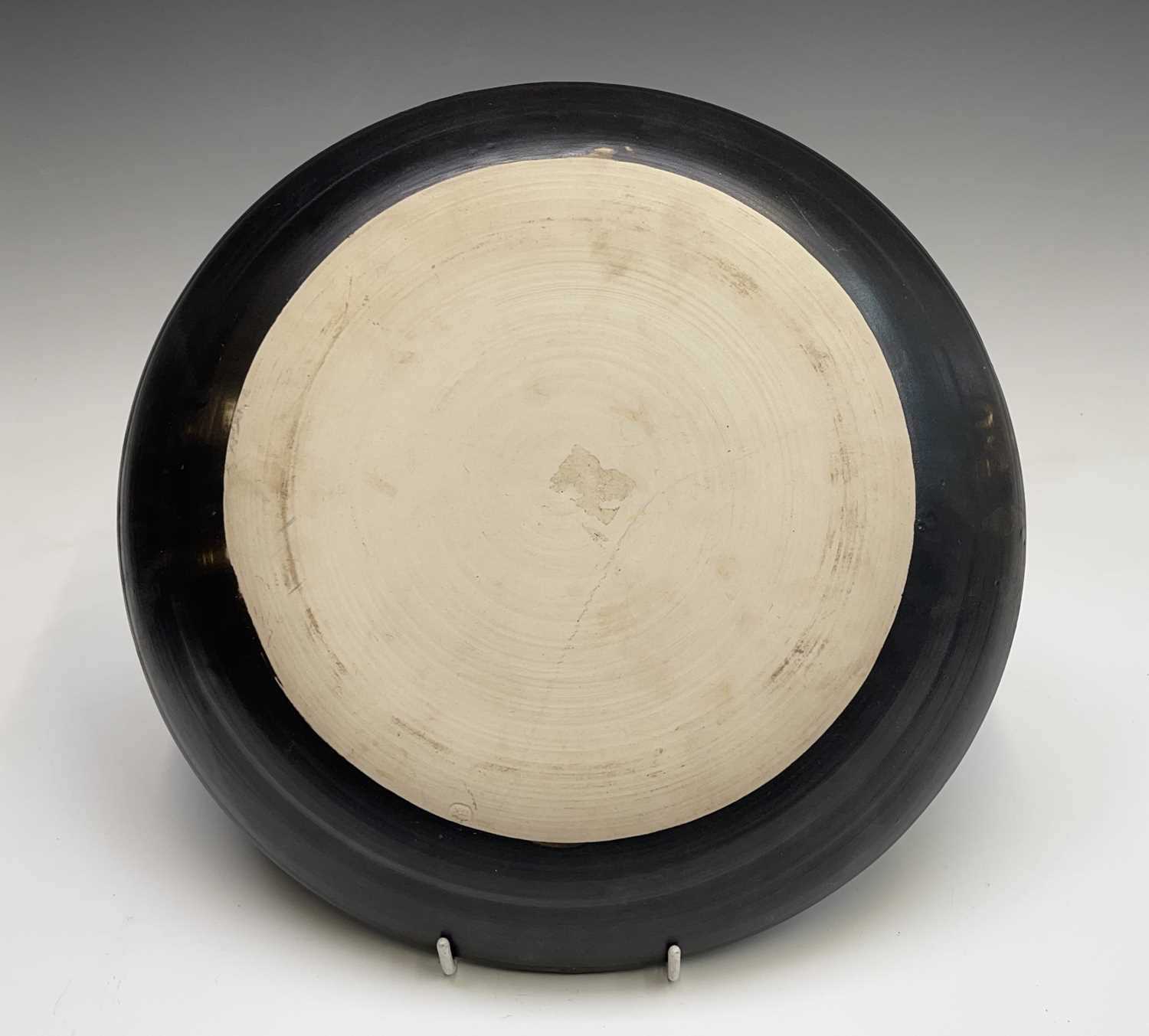 Lot 966 - Ray FINCH (1914-2012) Winchcombe Pottery