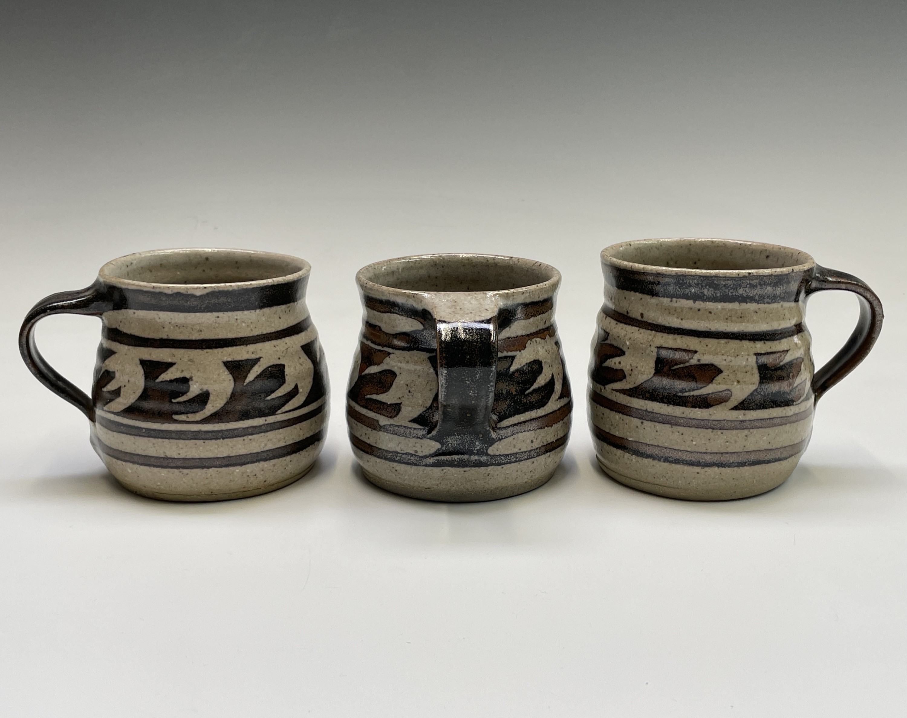 Lot 969 - Ian BOX, Trevillian Cornish Studio Pottery,