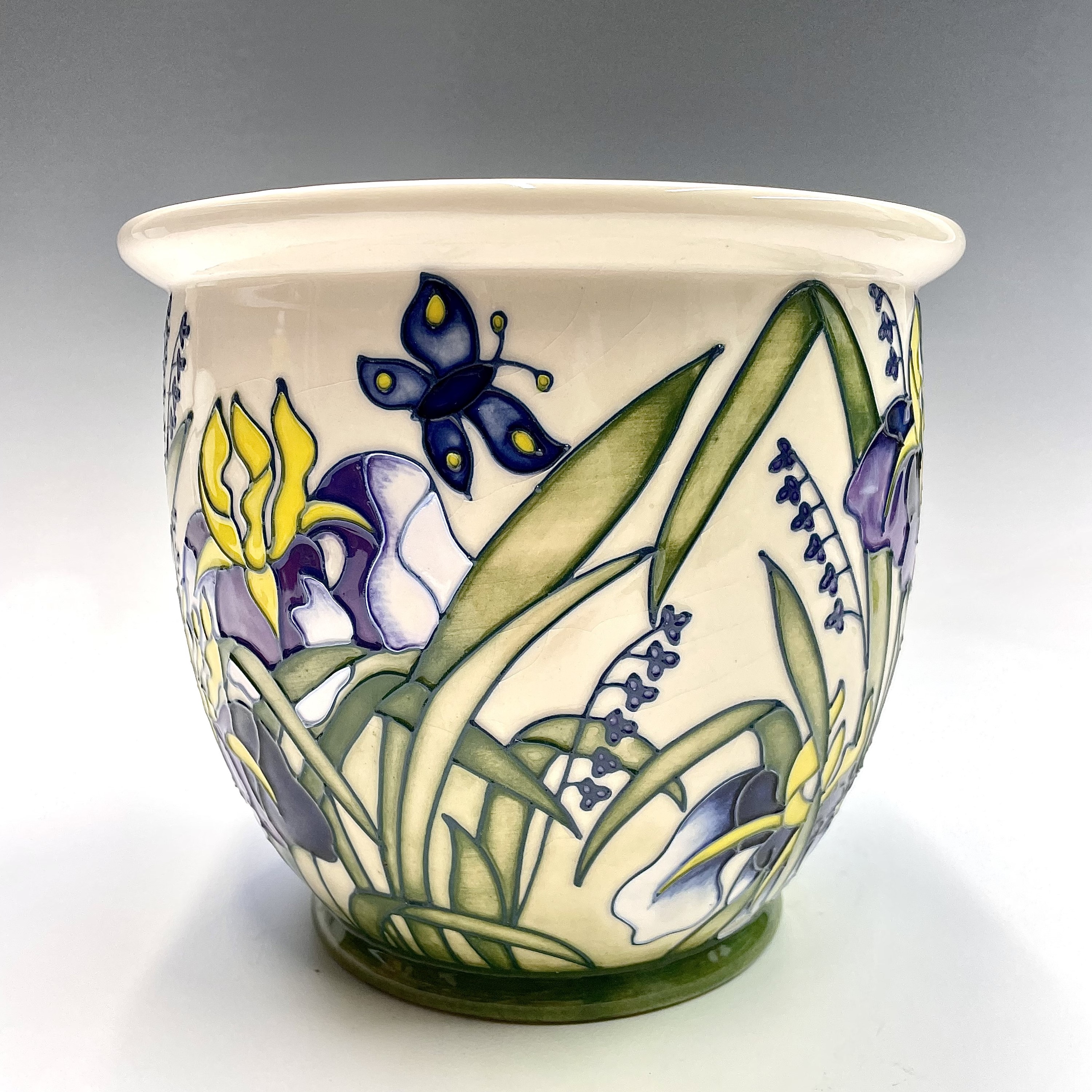 Lot 1044 - A Moorcroft Collector's Club jardiniere