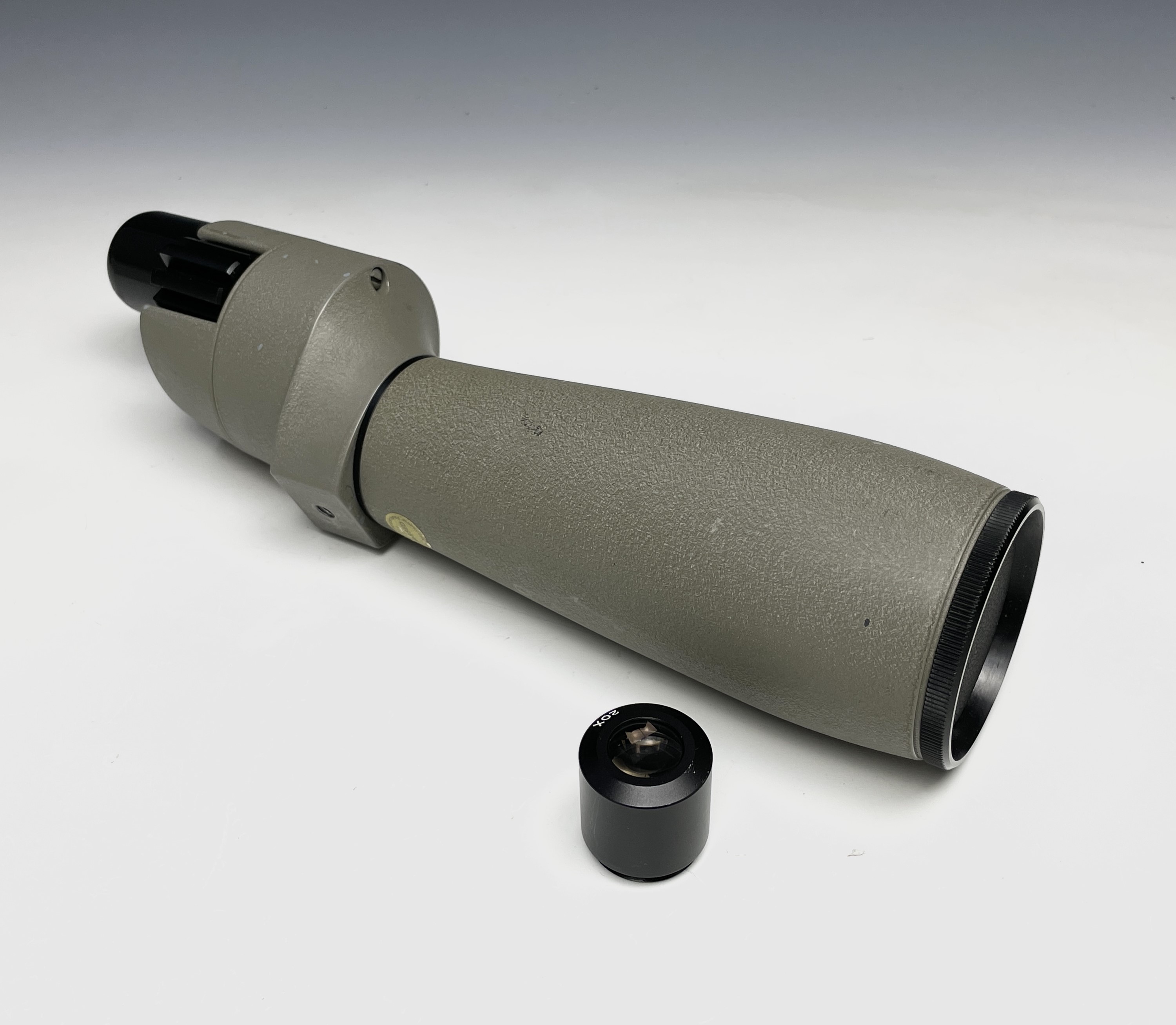 Lot 193 - A Bushnell 'Spacemaster' 60 x 20 spotting