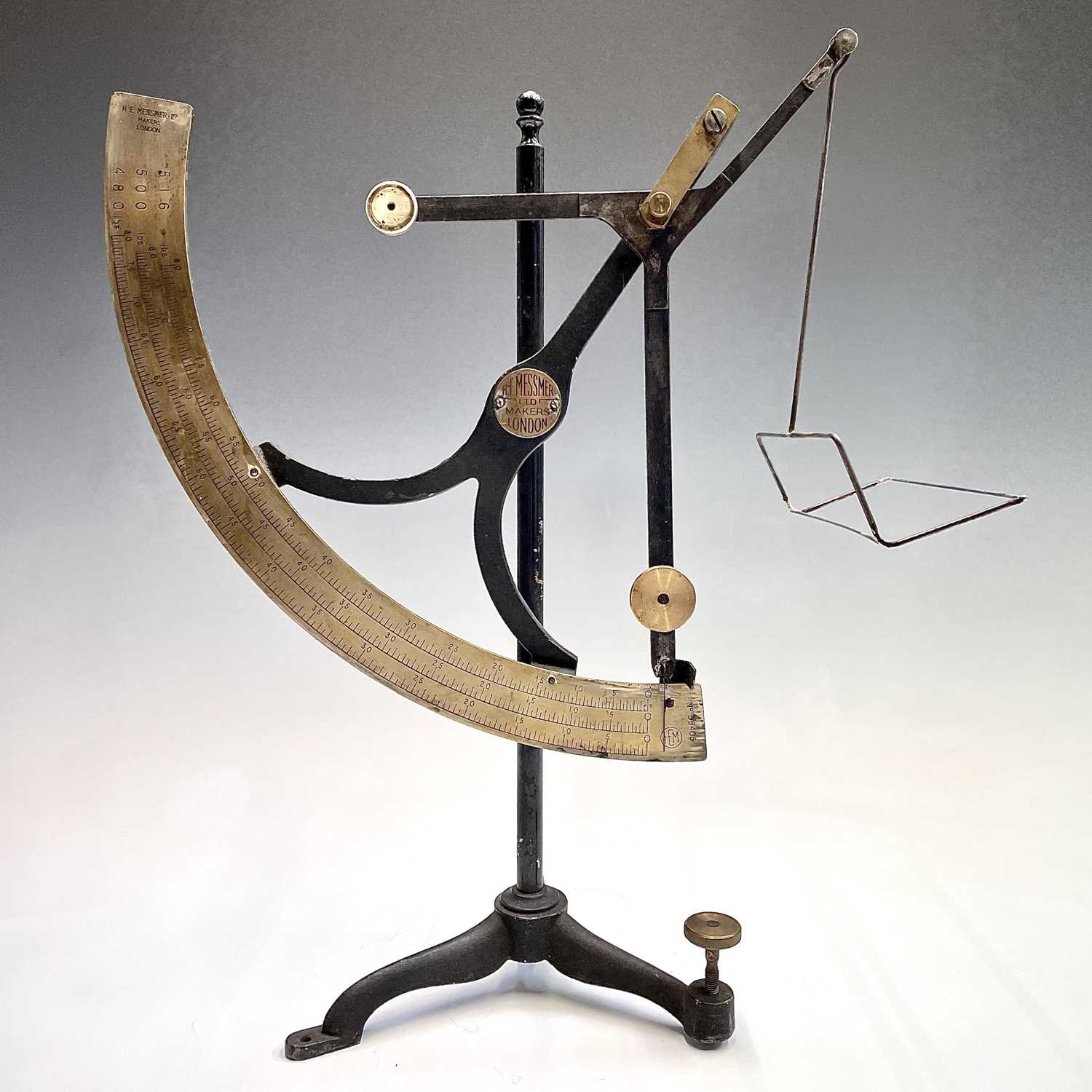 Lot 423 - A set of early 20th century paper weighing