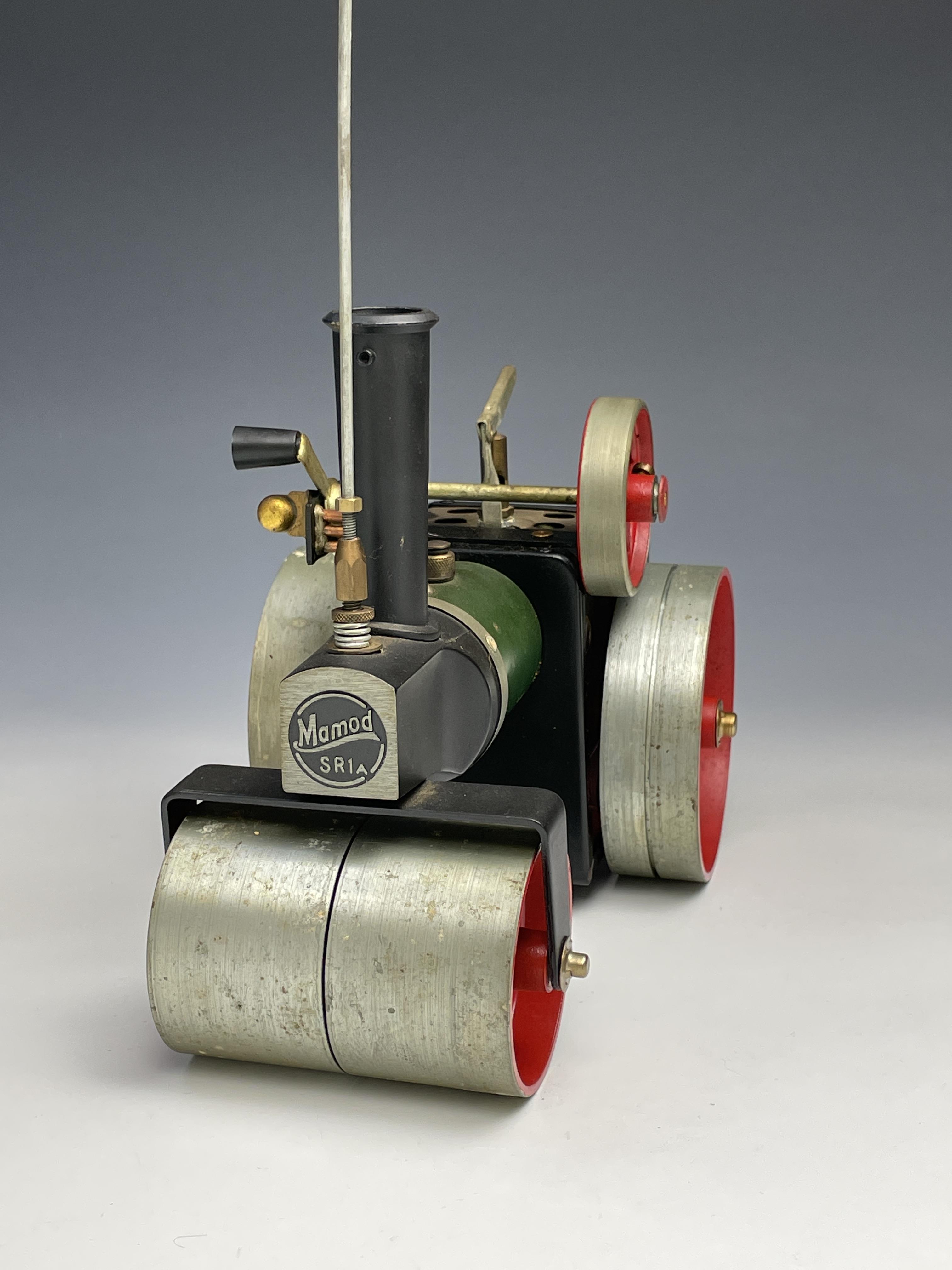 Lot 283 - A Mamod SR1a model steam roller, length 24cm,