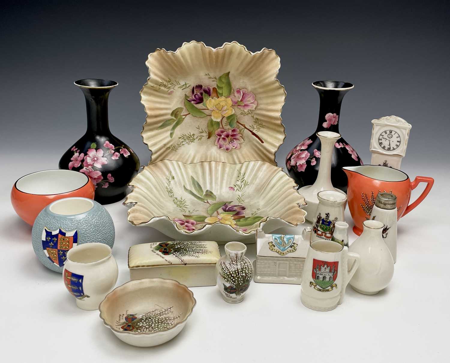 Lot 1122 - A collection of W & R Carlton Wares
