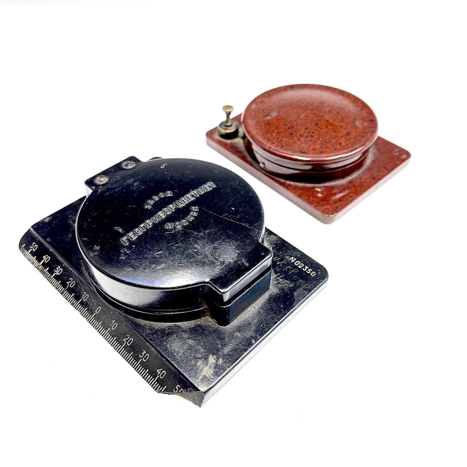 Lot 230 - A USSR made bakelite compass with Cyrillic