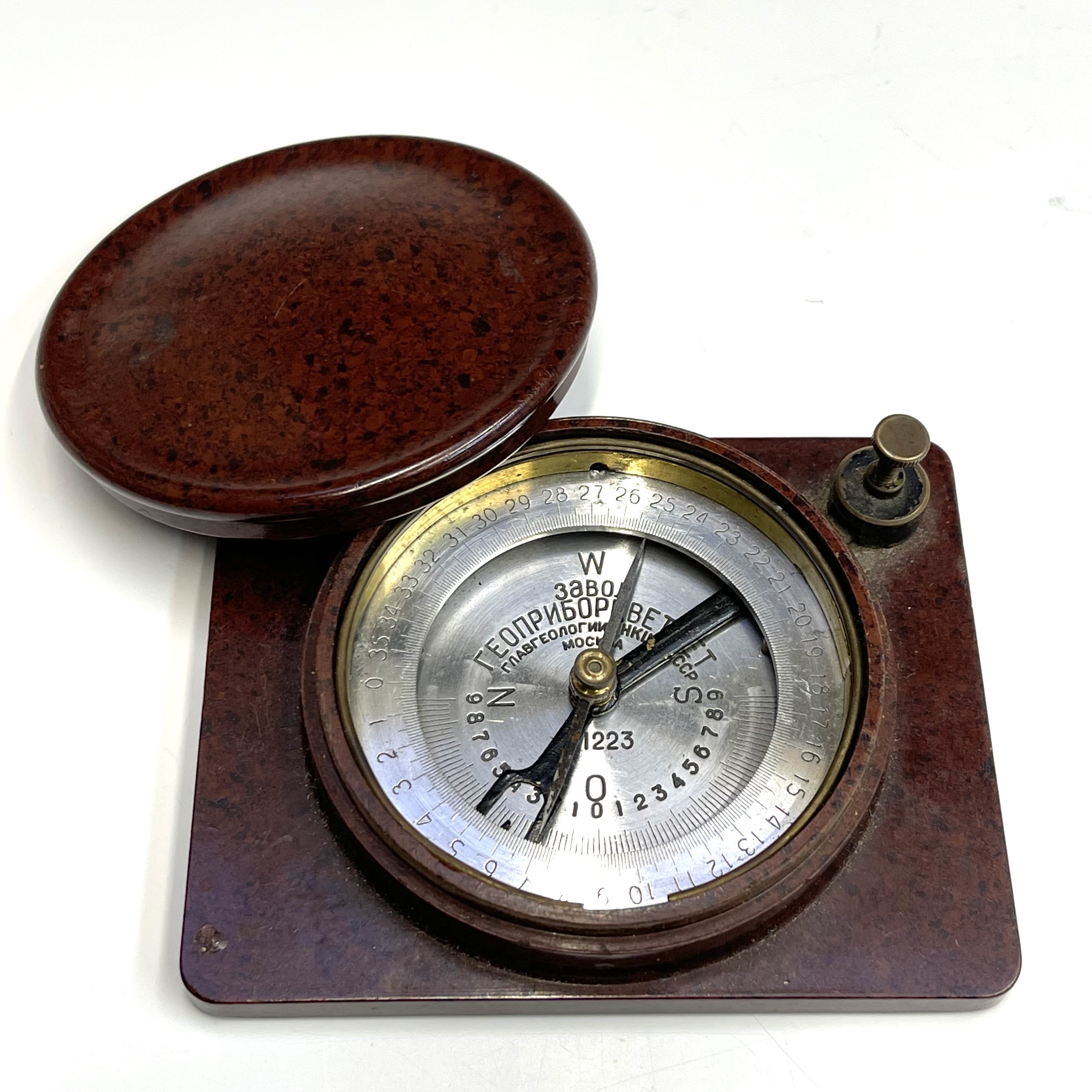 Lot 269 - A USSR made bakelite compass with Cyrillic