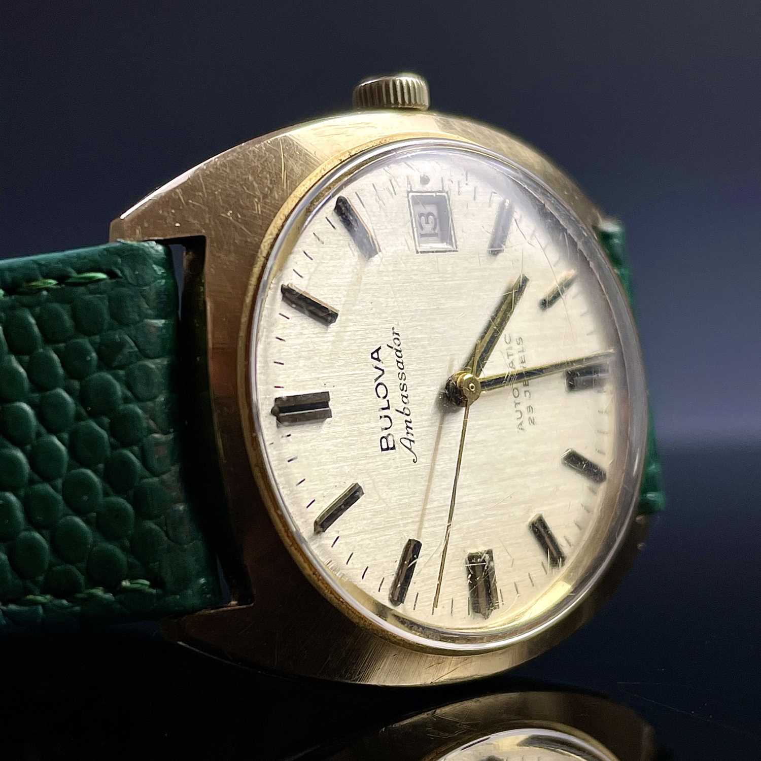Lot 938 - A 9ct gold Bulova Ambassador gentlemans
