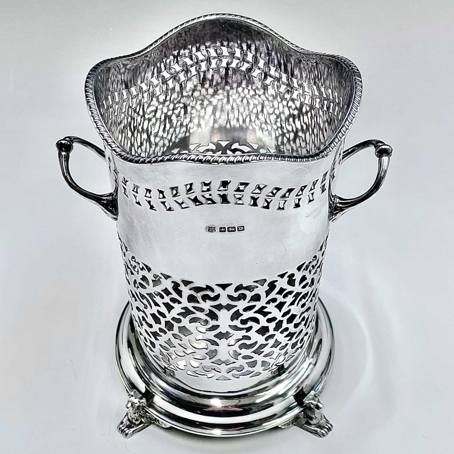 Lot 124 - A good George V silver twin handled syphon