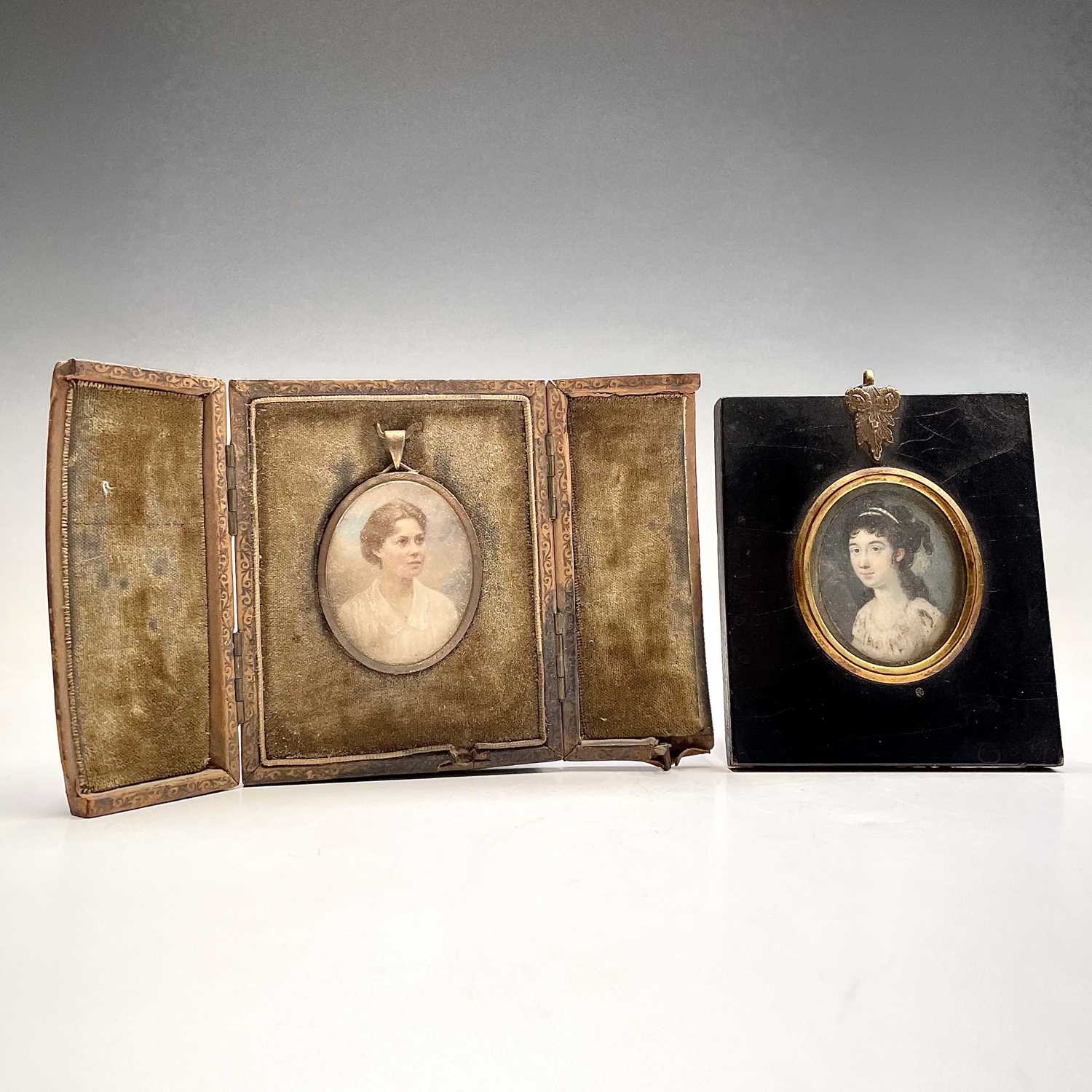 Lot 189 - A George III portrait miniature on ivory