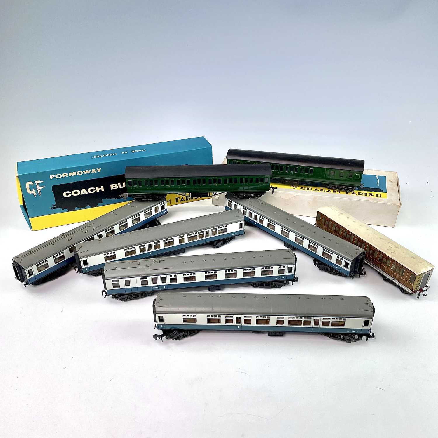 Lot 514 - Graham Farish Formoway Coach Building Kits