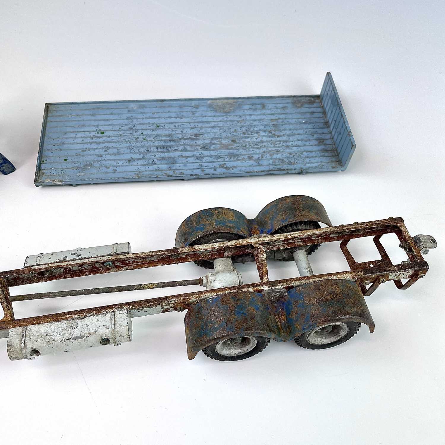 Lot 629 - Shackleton Foden Flatbed Lorry. A Shackleton