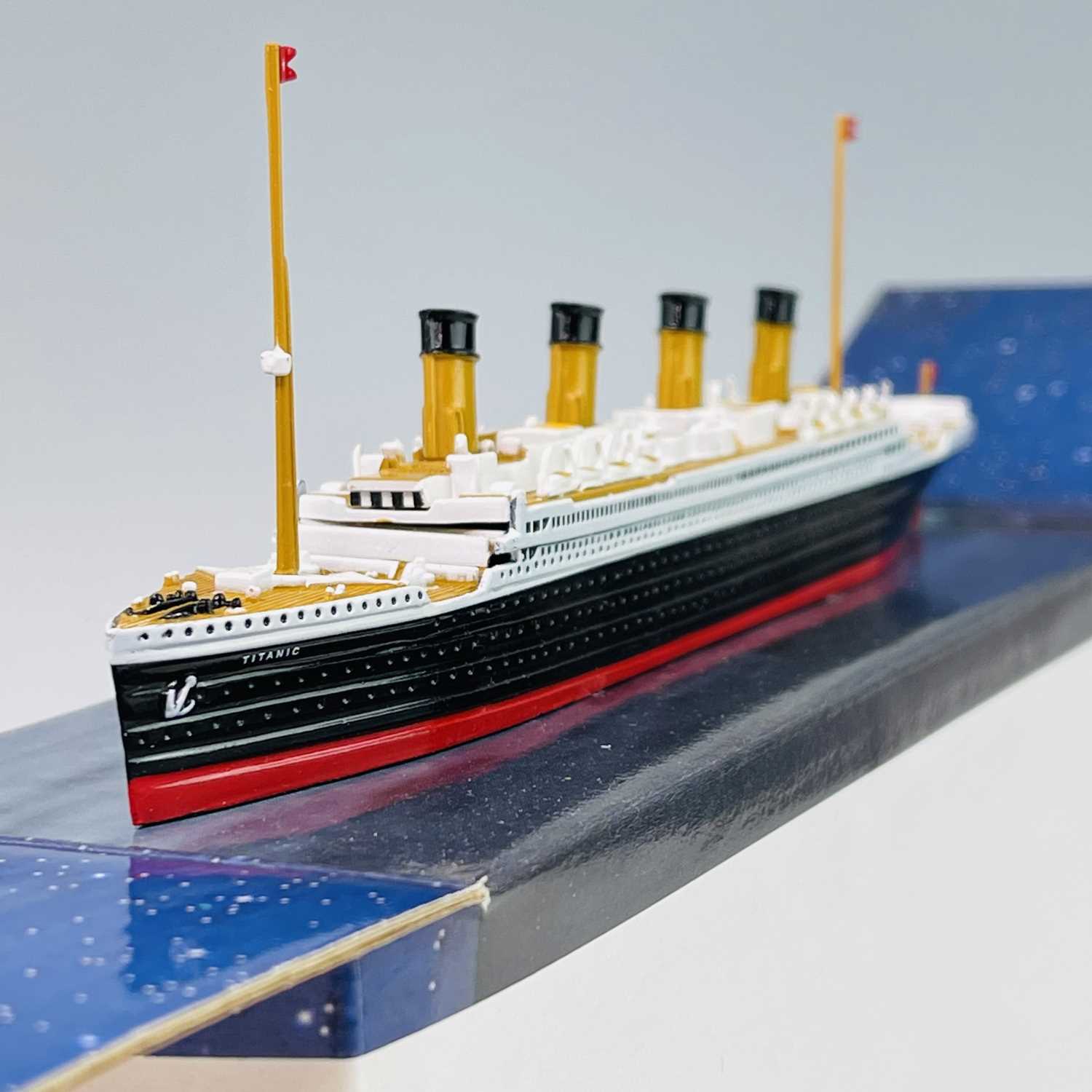 Lot 658 - Hornby Minic Ships and Titanic Interest.