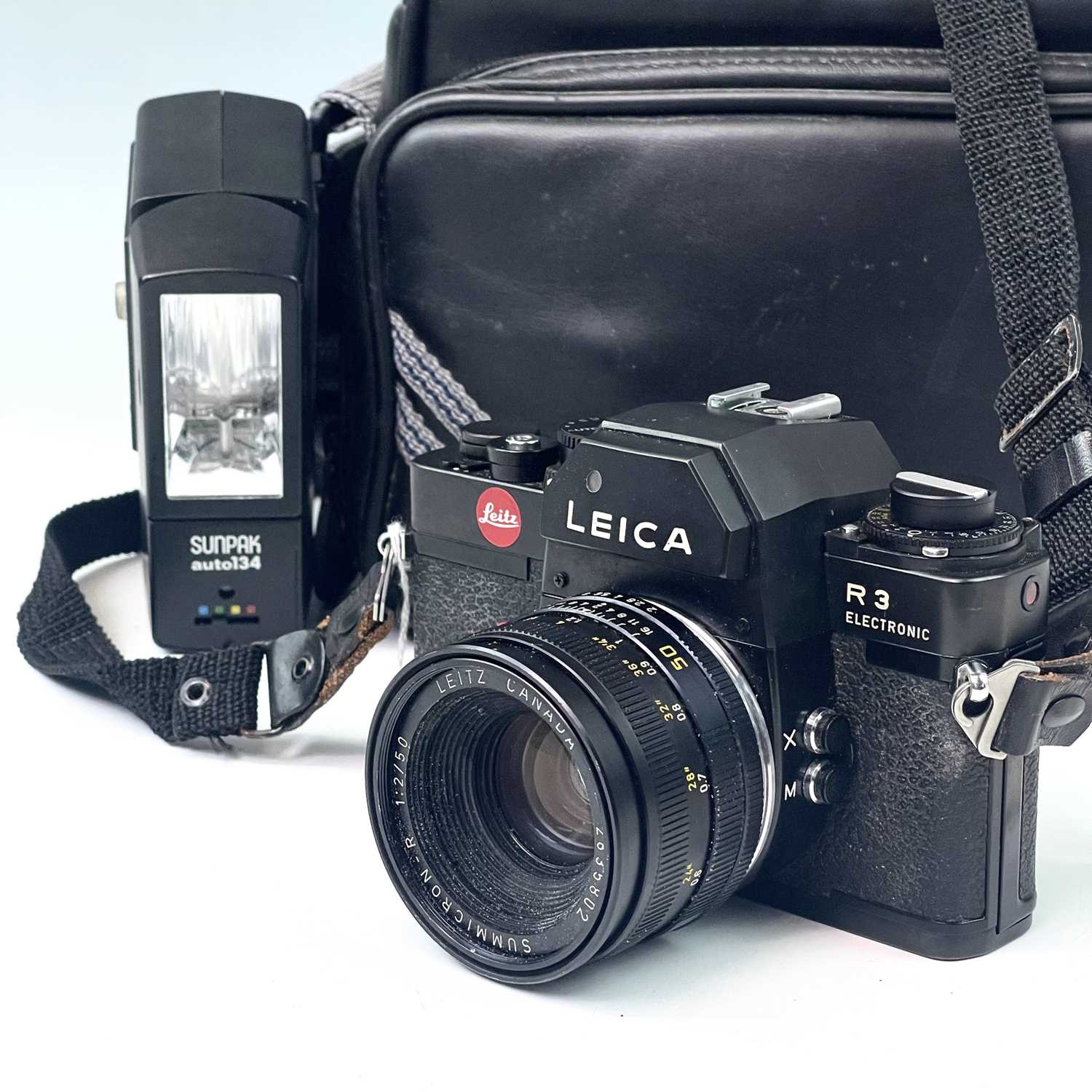 Lot 135 - A Leica R3 electronic SLR camera, serial