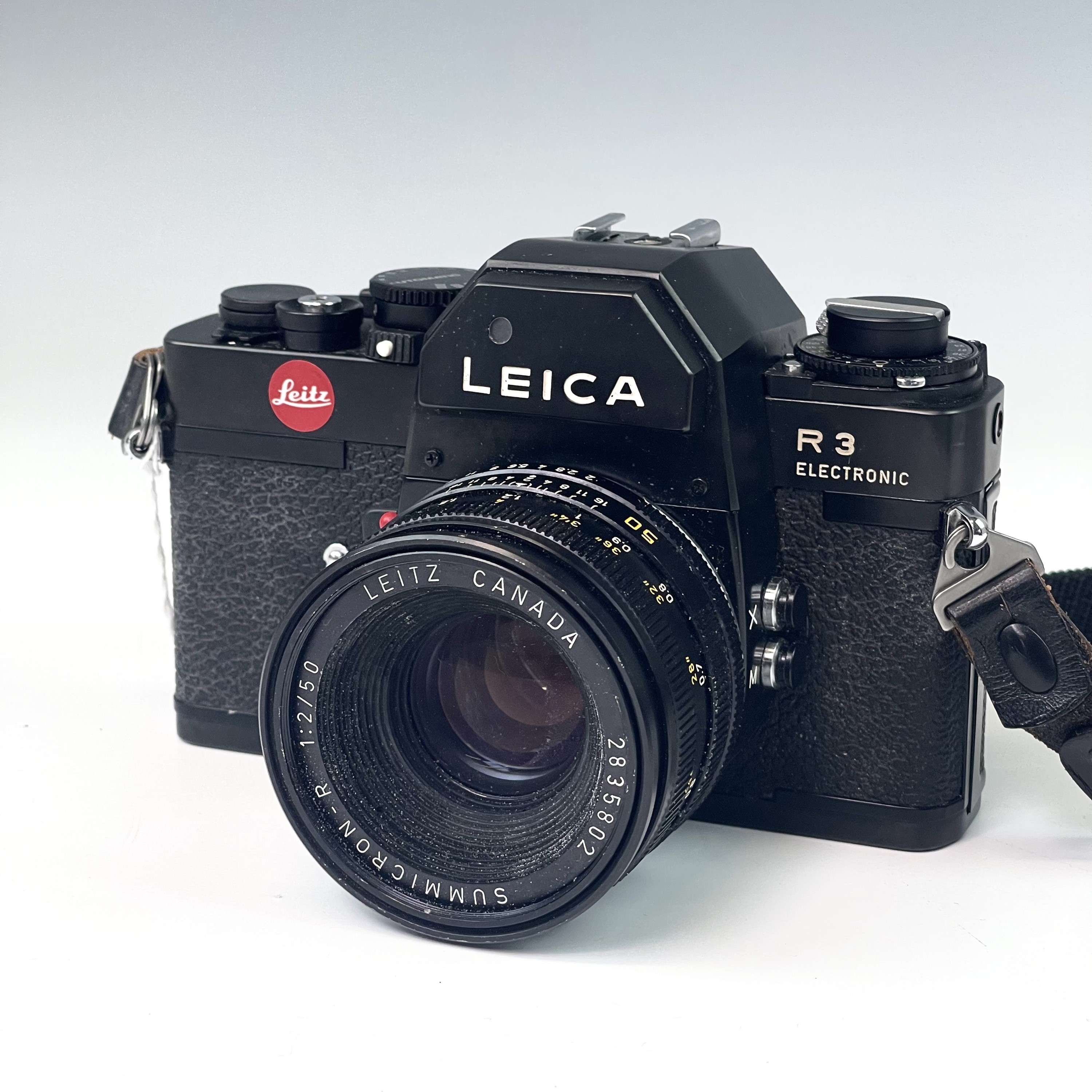 Lot 135 - A Leica R3 electronic SLR camera, serial