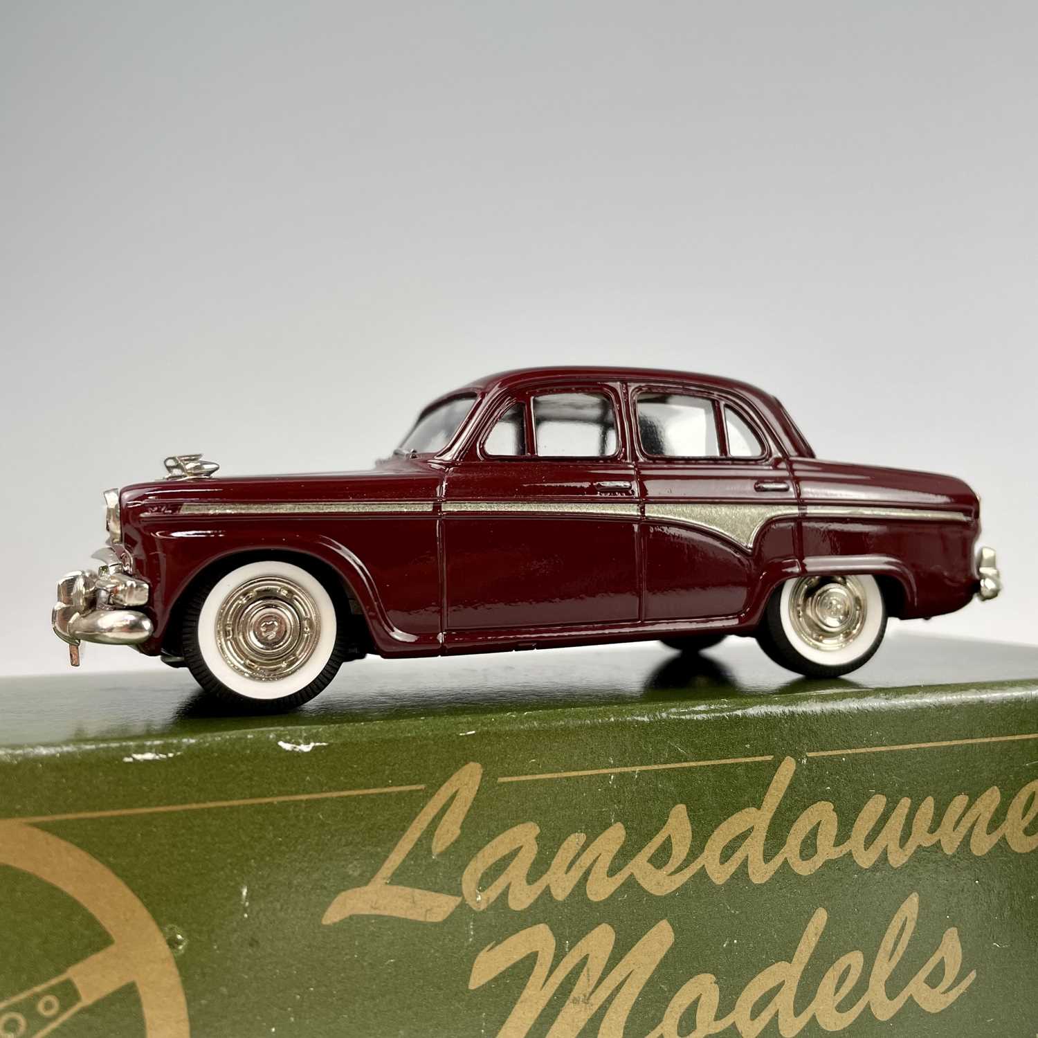 Lot 696 - Lansdowne Models 1:43 Scale. 1958 Austin