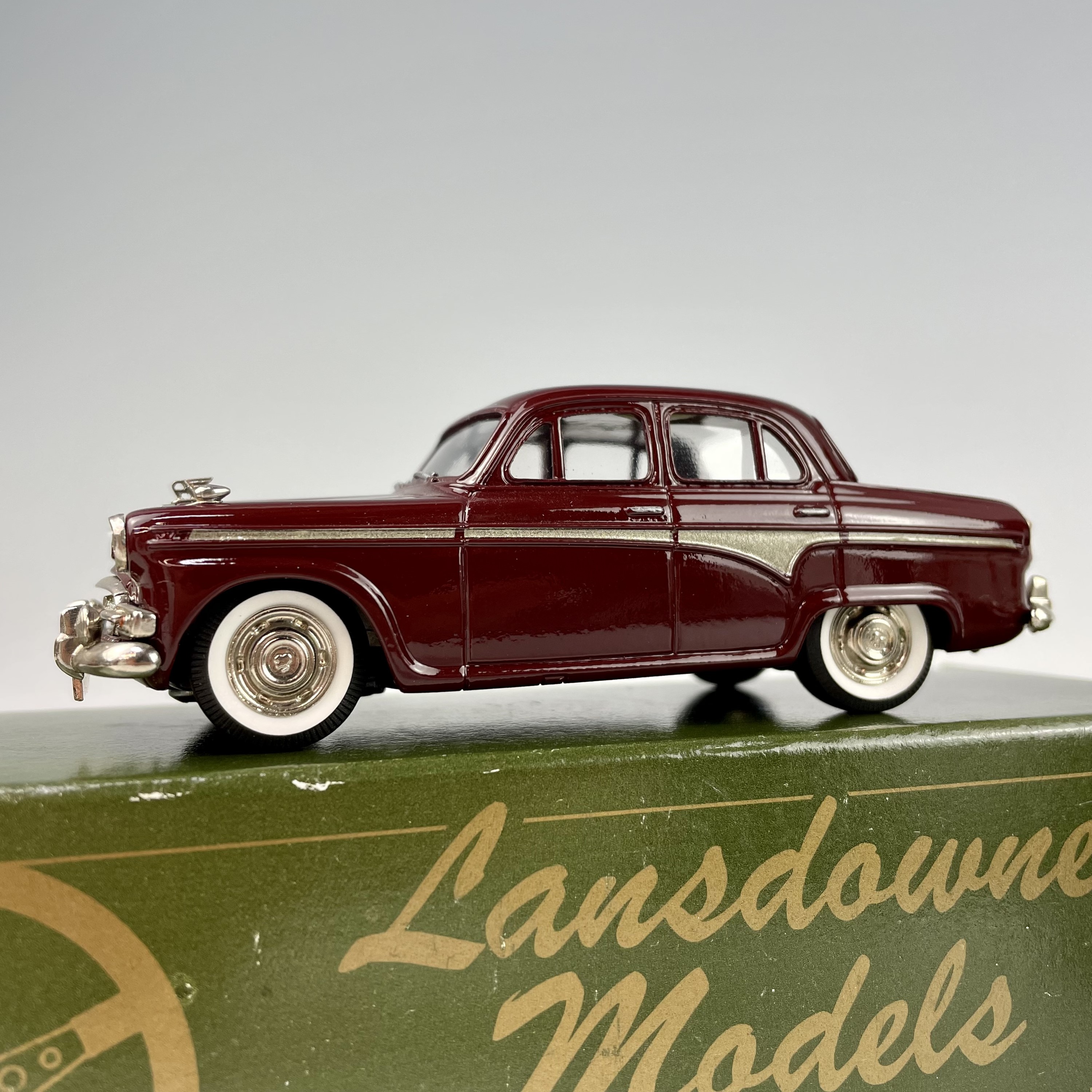 Lot 696 - Lansdowne Models 1:43 Scale. 1958 Austin