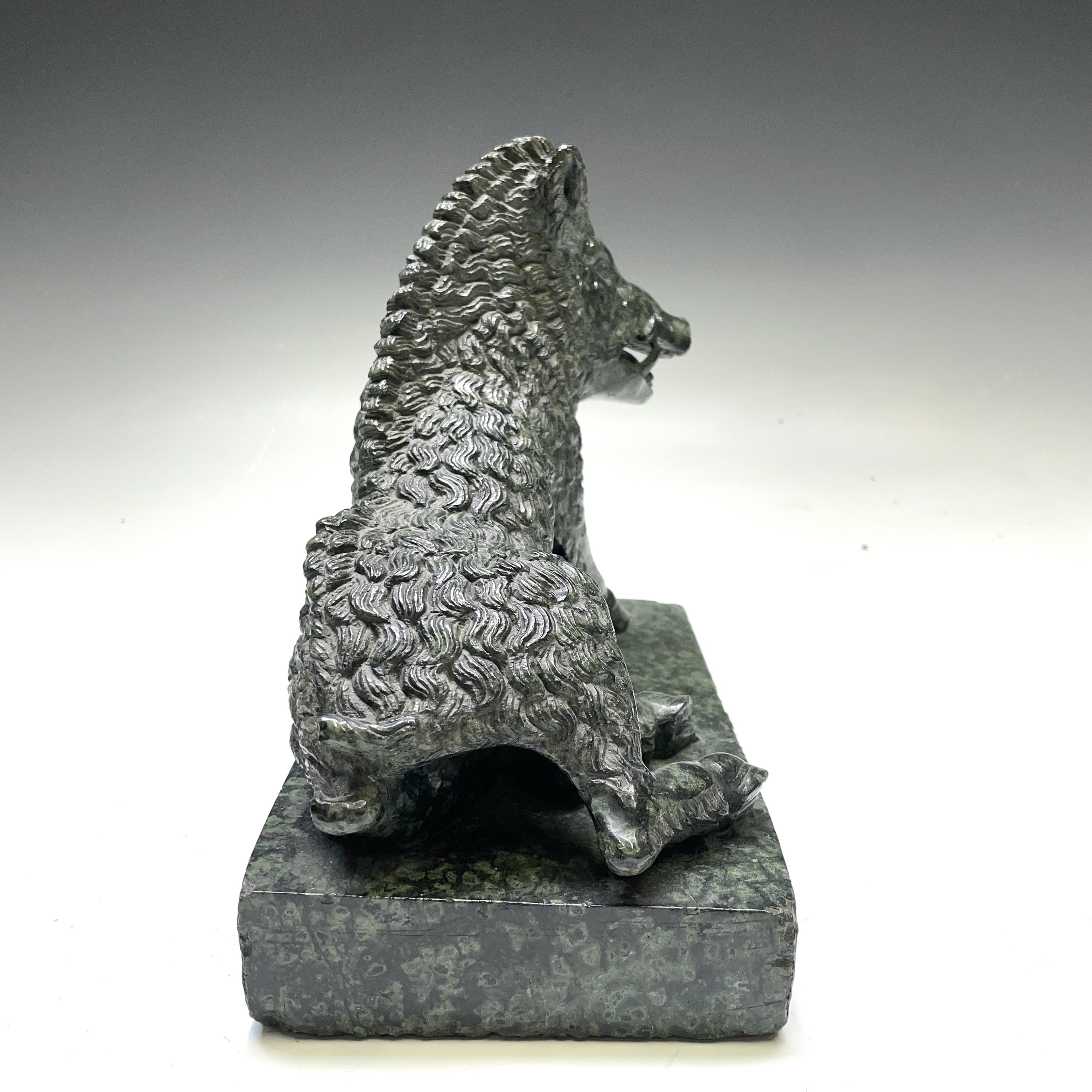 Lot 3 - An Italian Grand Tour carved serpentine figure