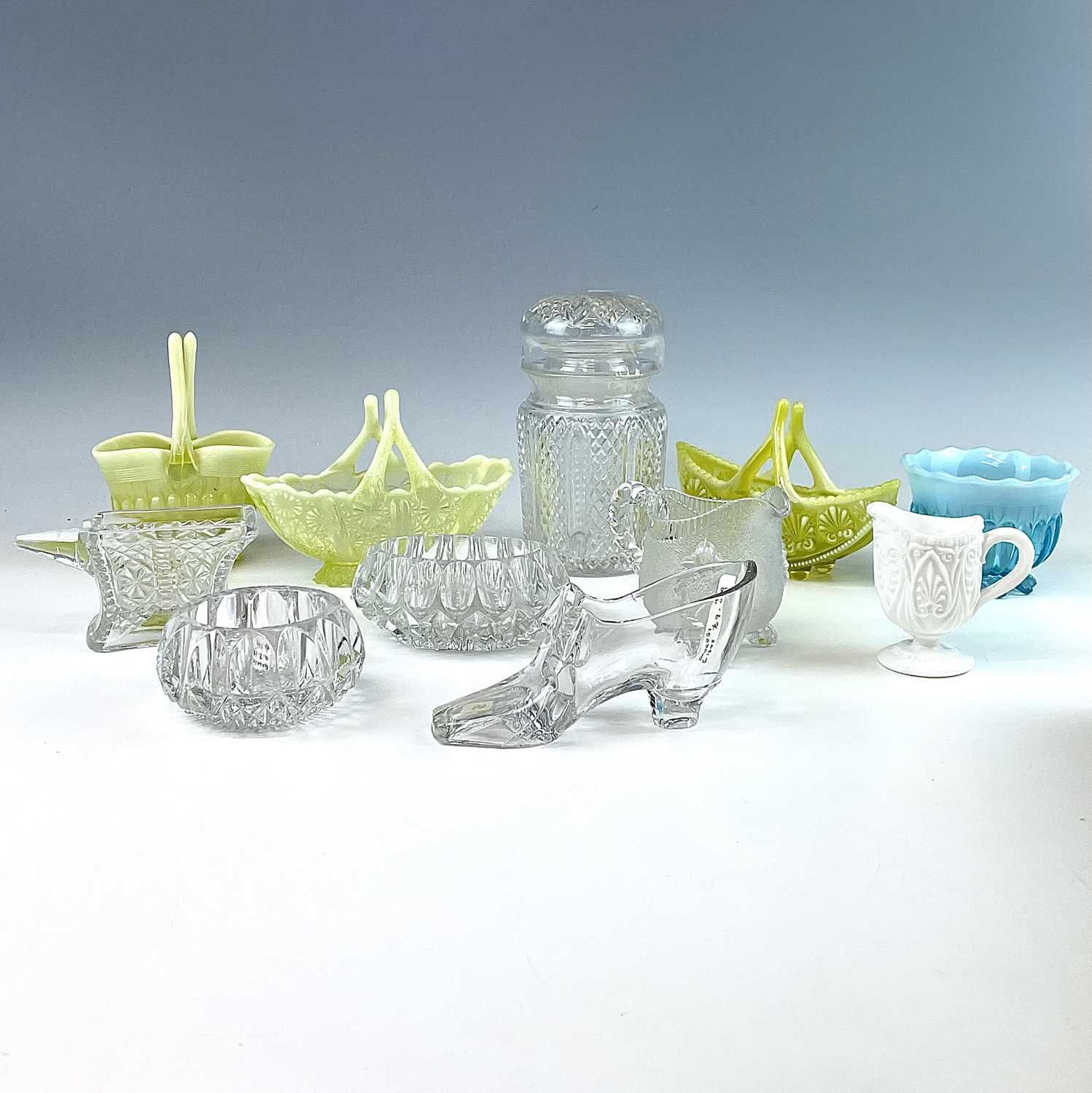 Lot 938 - A Davidson yellow primrose pearline glass