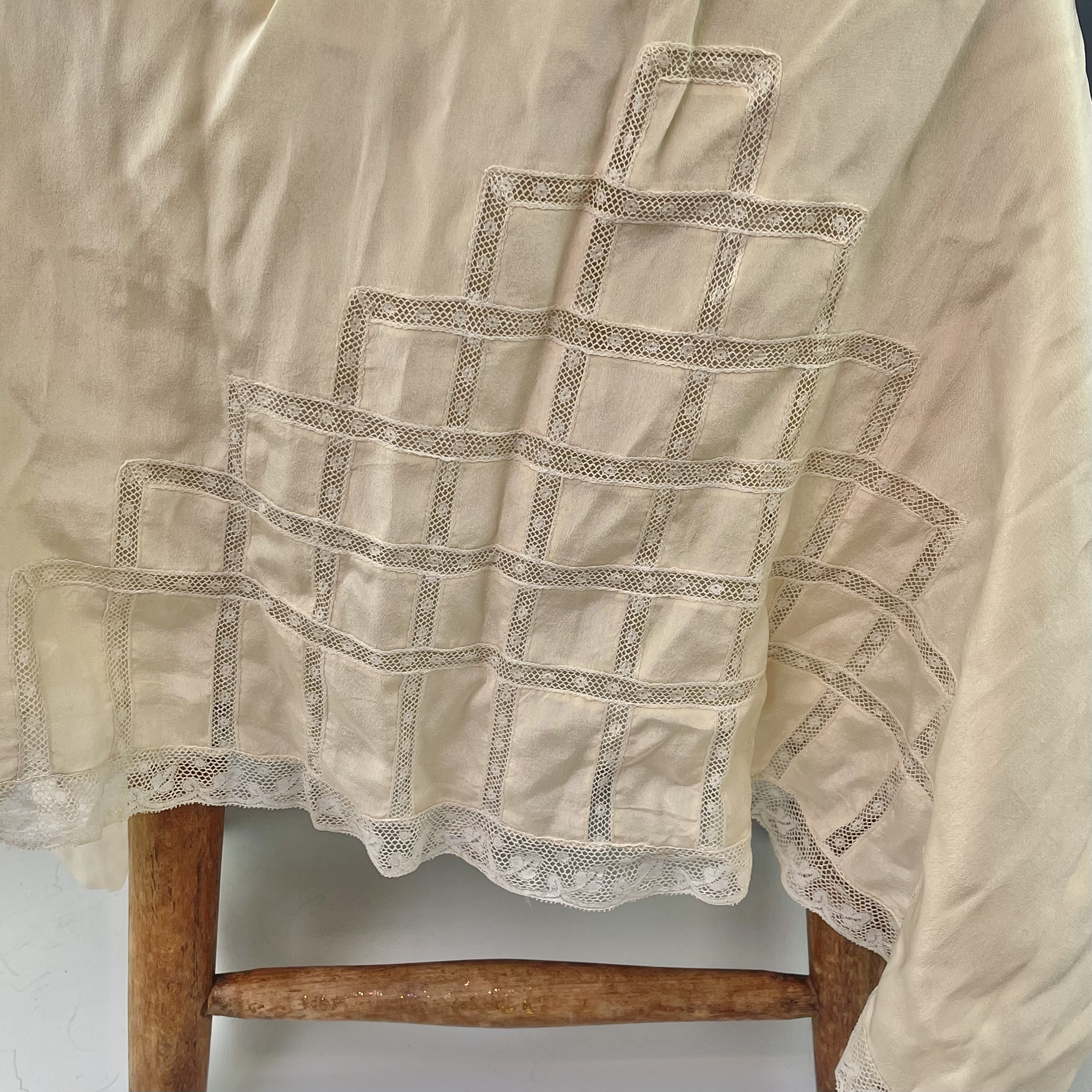 Lot 1616 - A late 19th century girl's muslin nightgown,