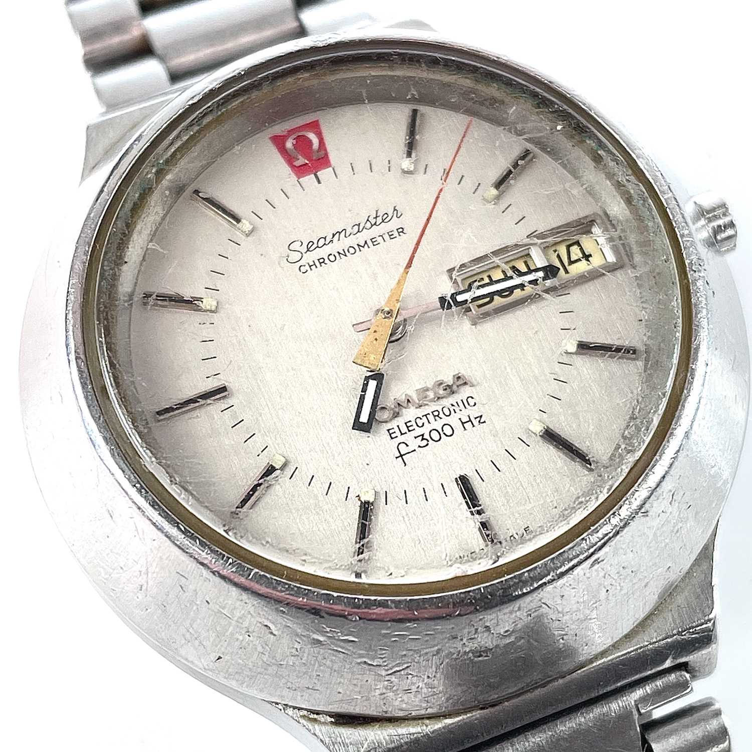 Lot 328 - Omega Seamaster chronometer Electronic f300