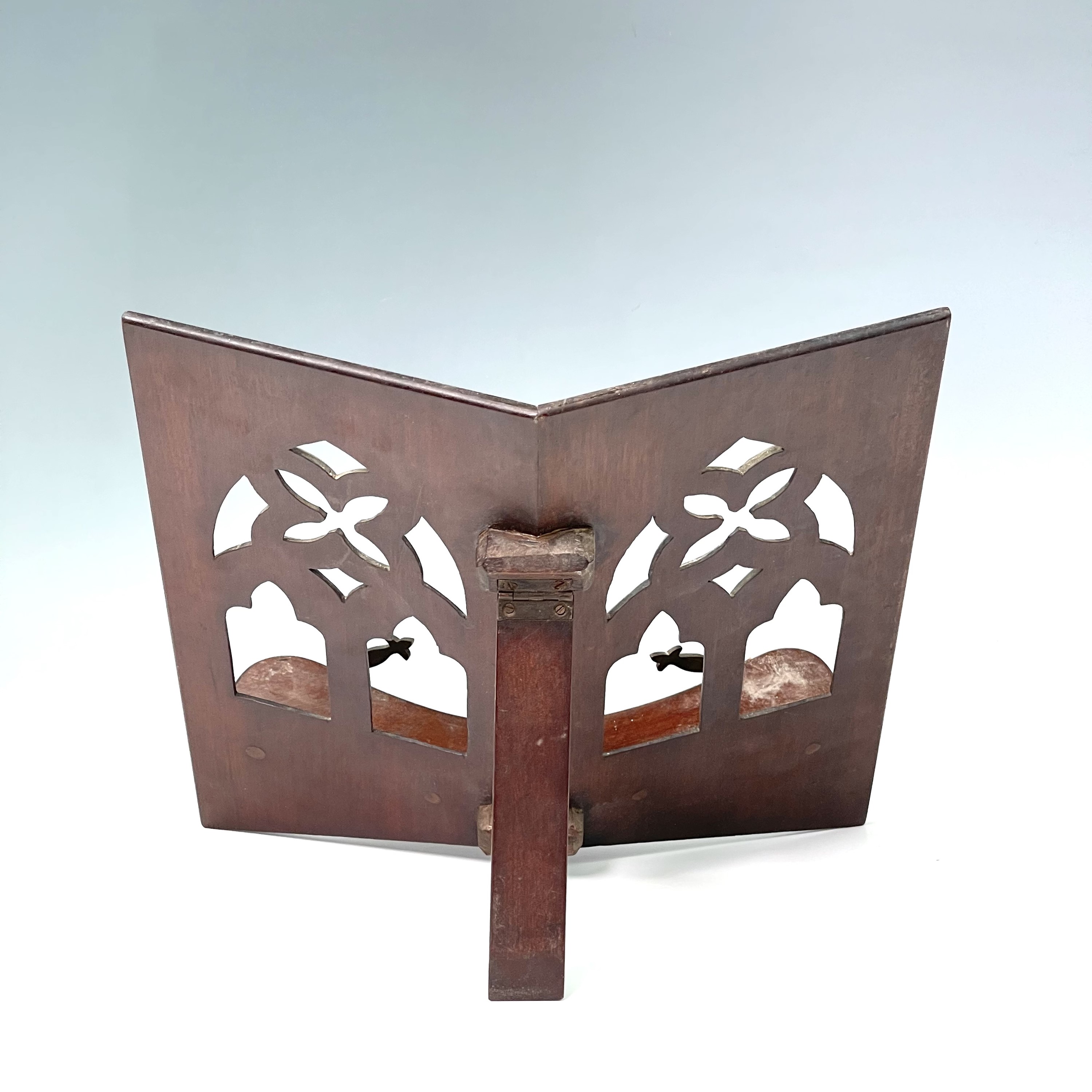 Lot 106 - A walnut table music stand with gothic arch