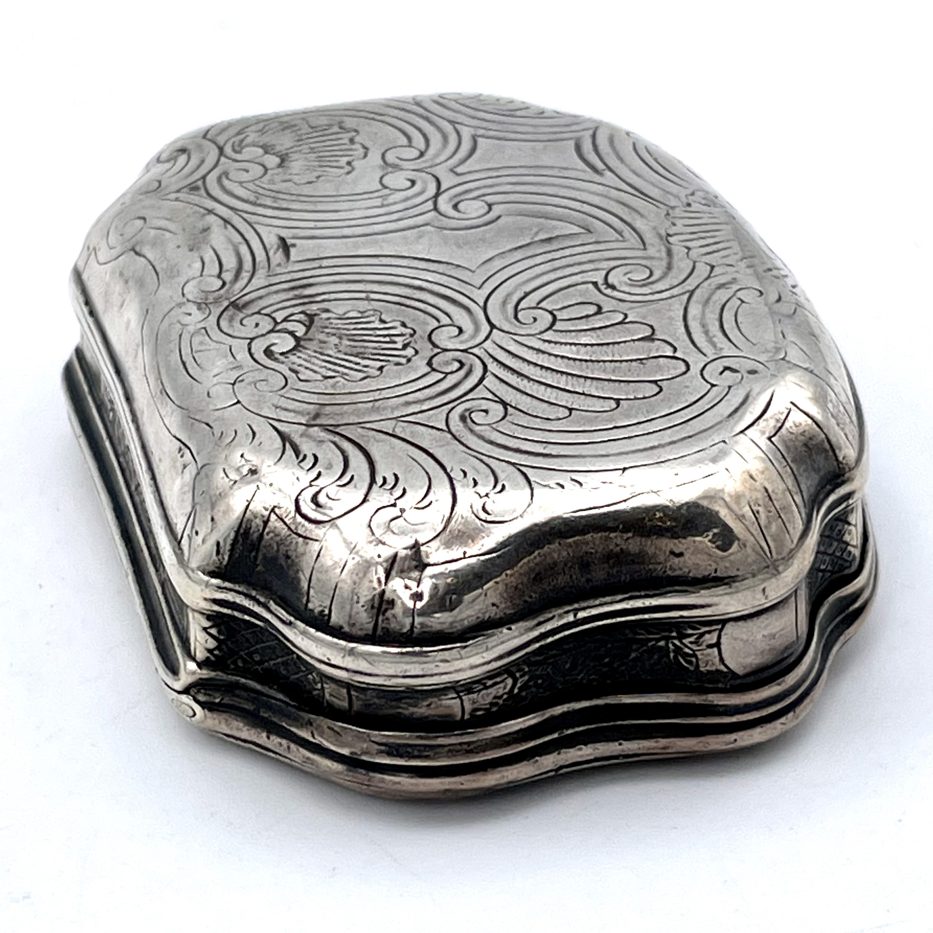 Lot 247 - An 18th century German silver snuff box, of