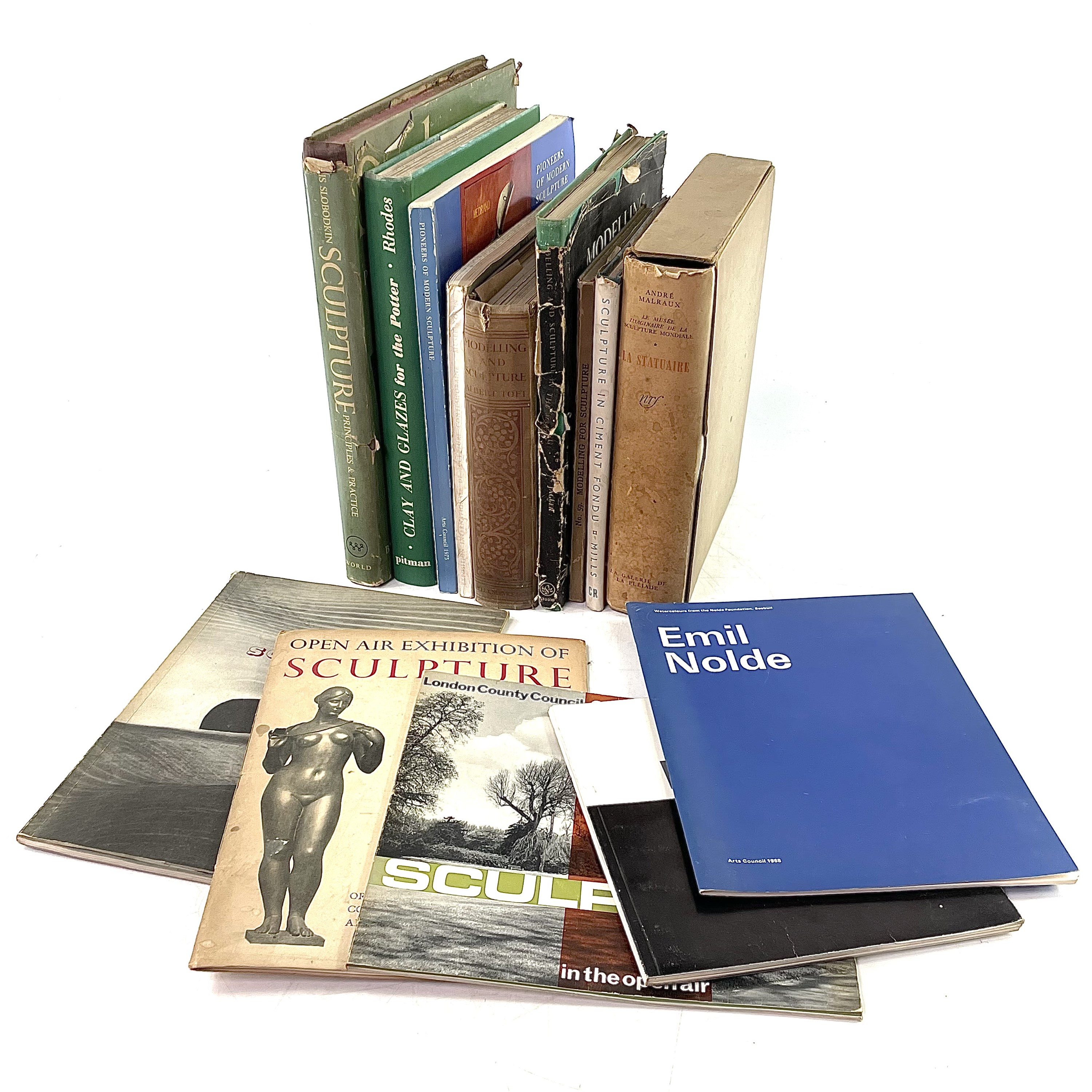 SCULPTURE INTEREST: Les Sculptures De - auctions & price archive