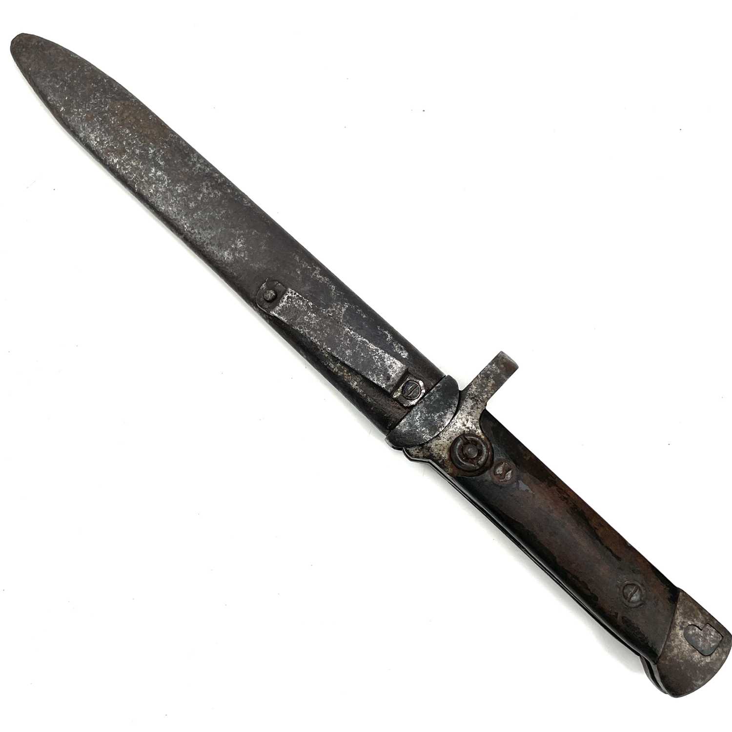 Lot 66 - An Italian WW2 M1938 Carcano folding bayonet