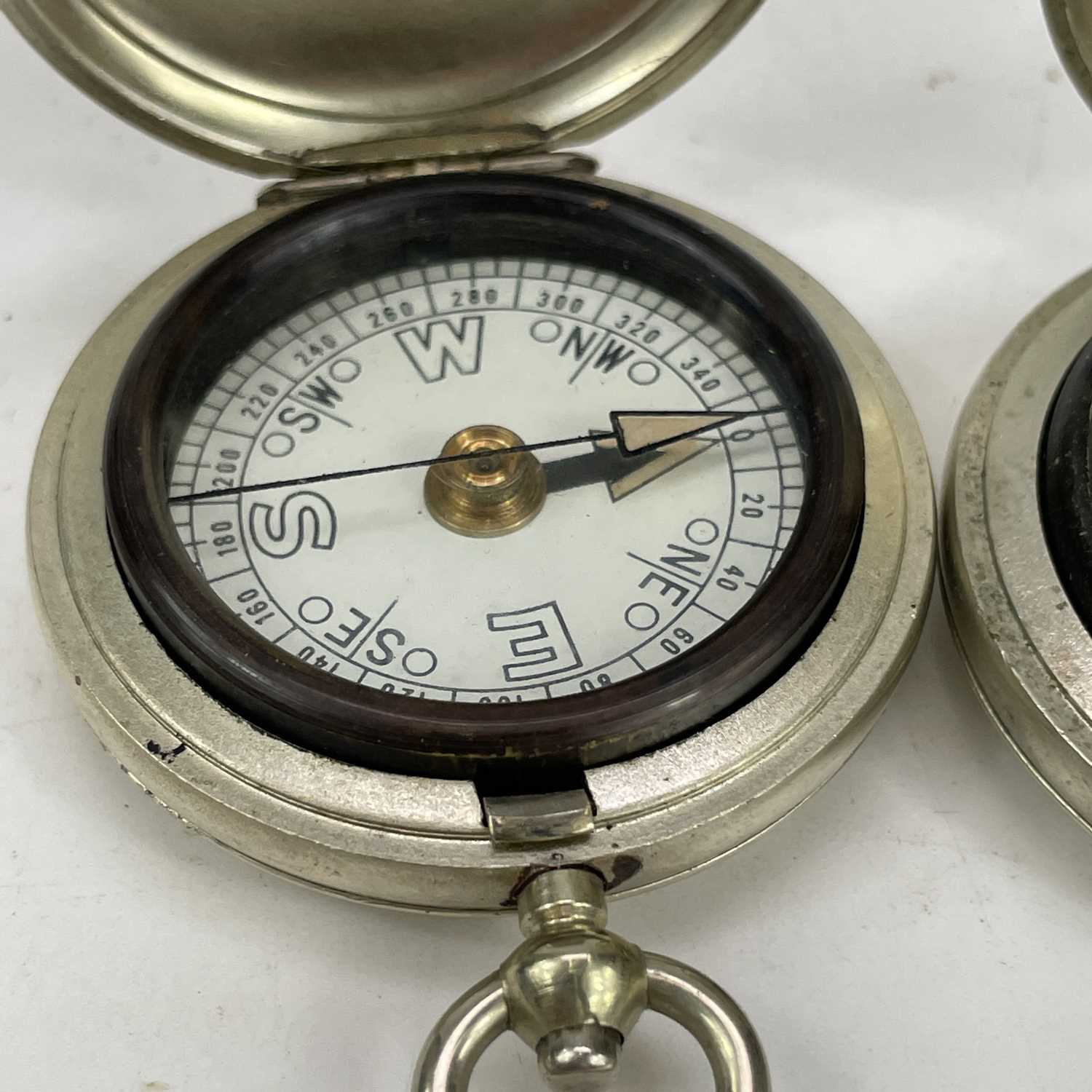 Lot 94 - A WWI Sherwood & Co London compass stamped V