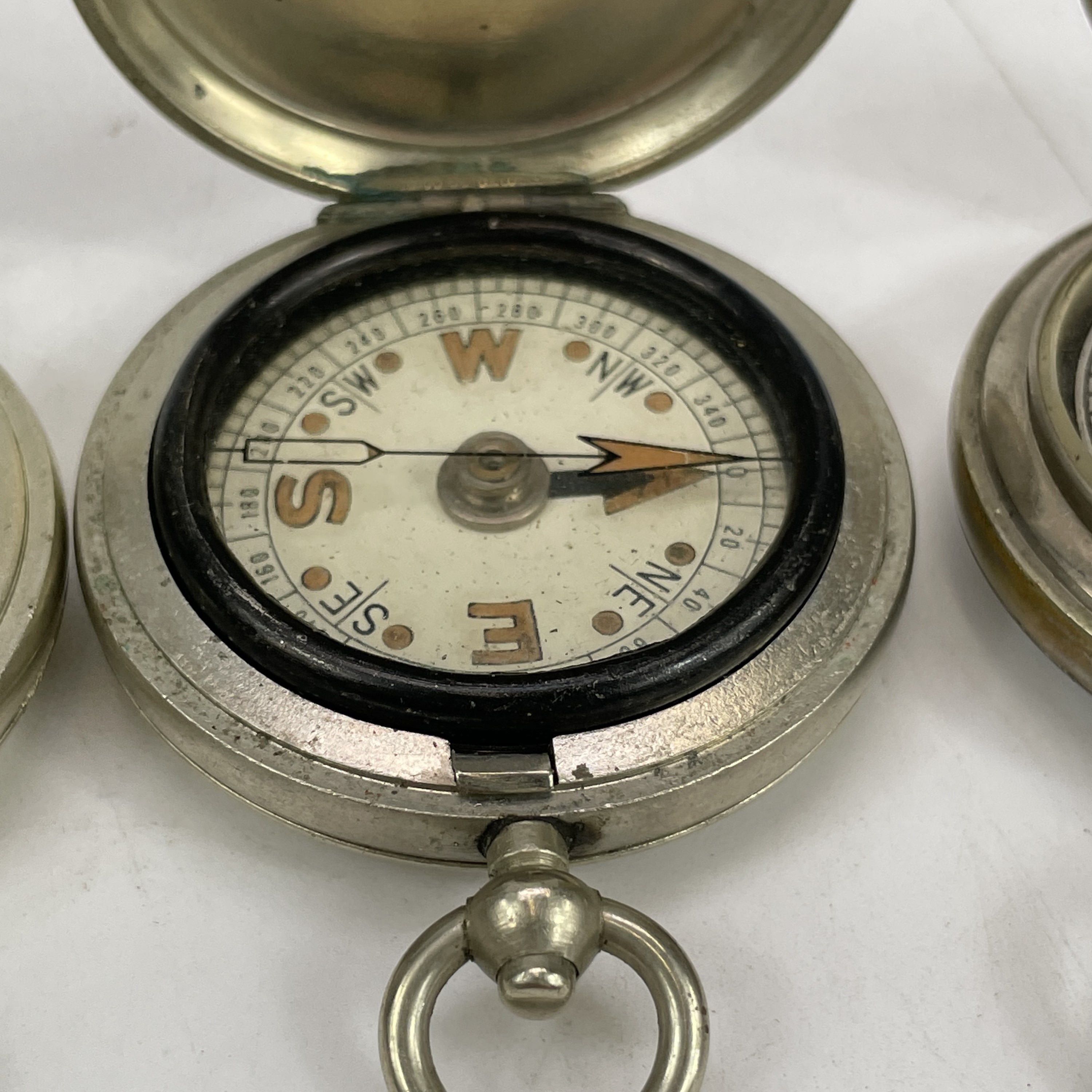 Lot 94 - A WWI Sherwood & Co London compass stamped V