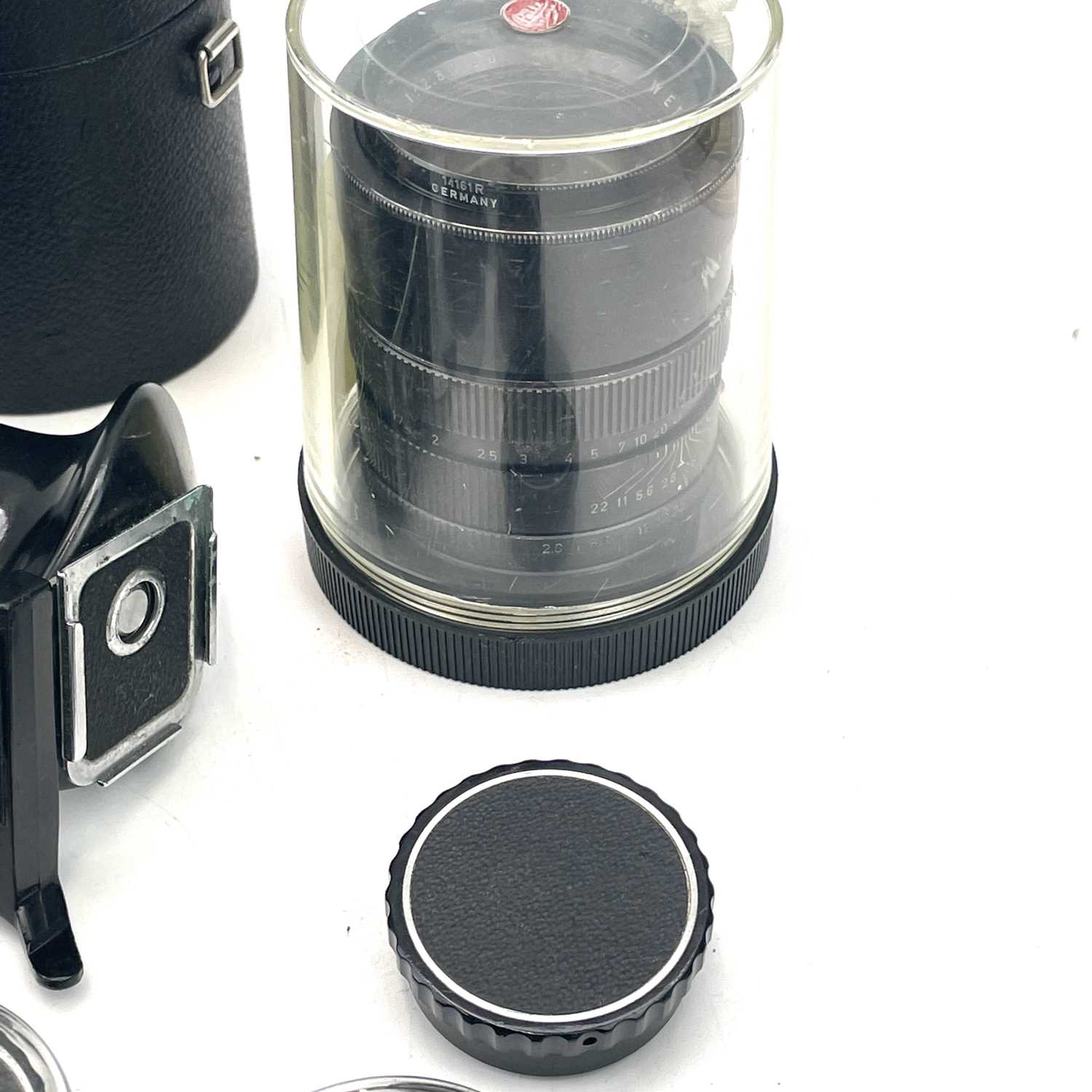 Lot 35 - A Hasselblad 500C/M 1974 serial number UI